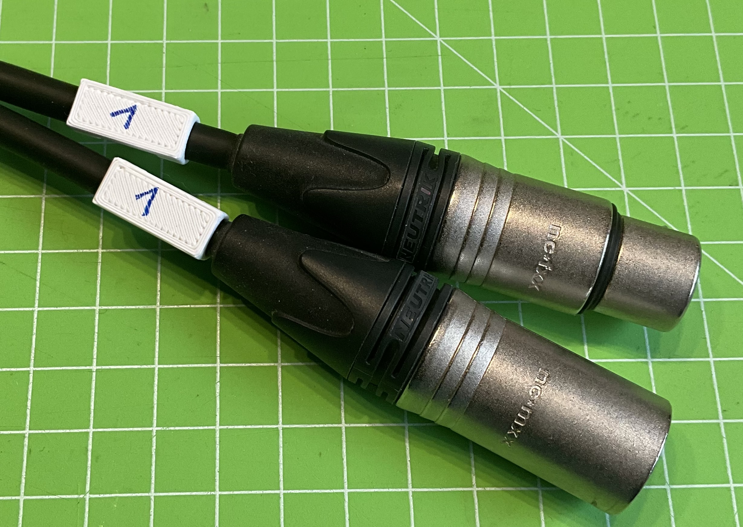 Mikrofonkabel-Label by krilleke | Download free STL model | Printables.com