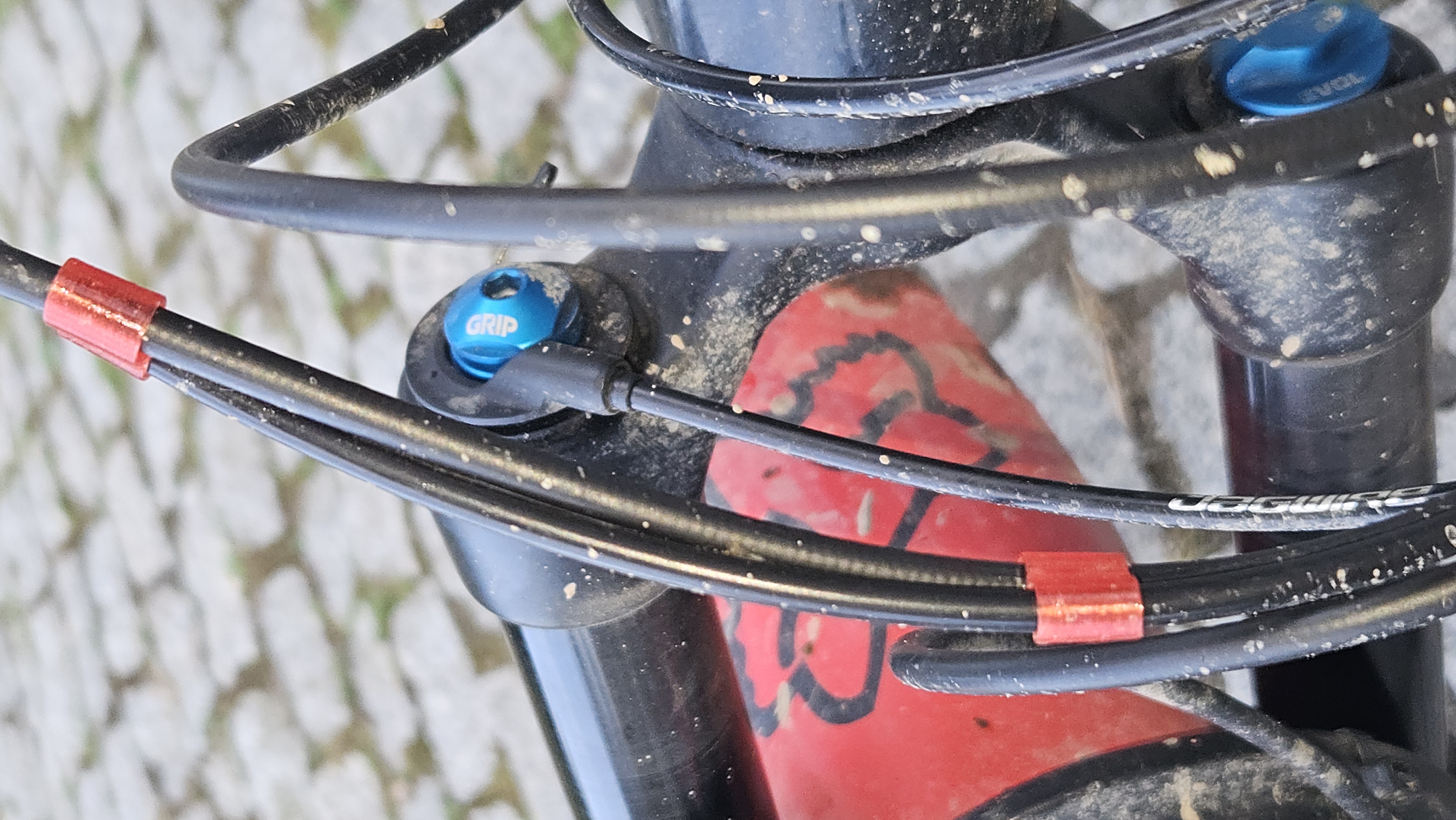 MTB Hose/Cable Clip by Piotr Ziemiański | Download free STL model ...