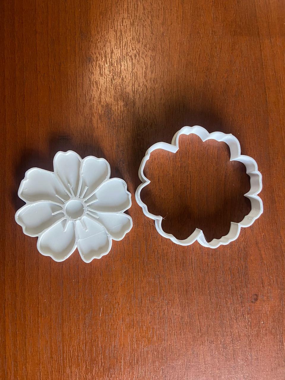 Flower cutter by Jan Slaný | Download free STL model | Printables.com