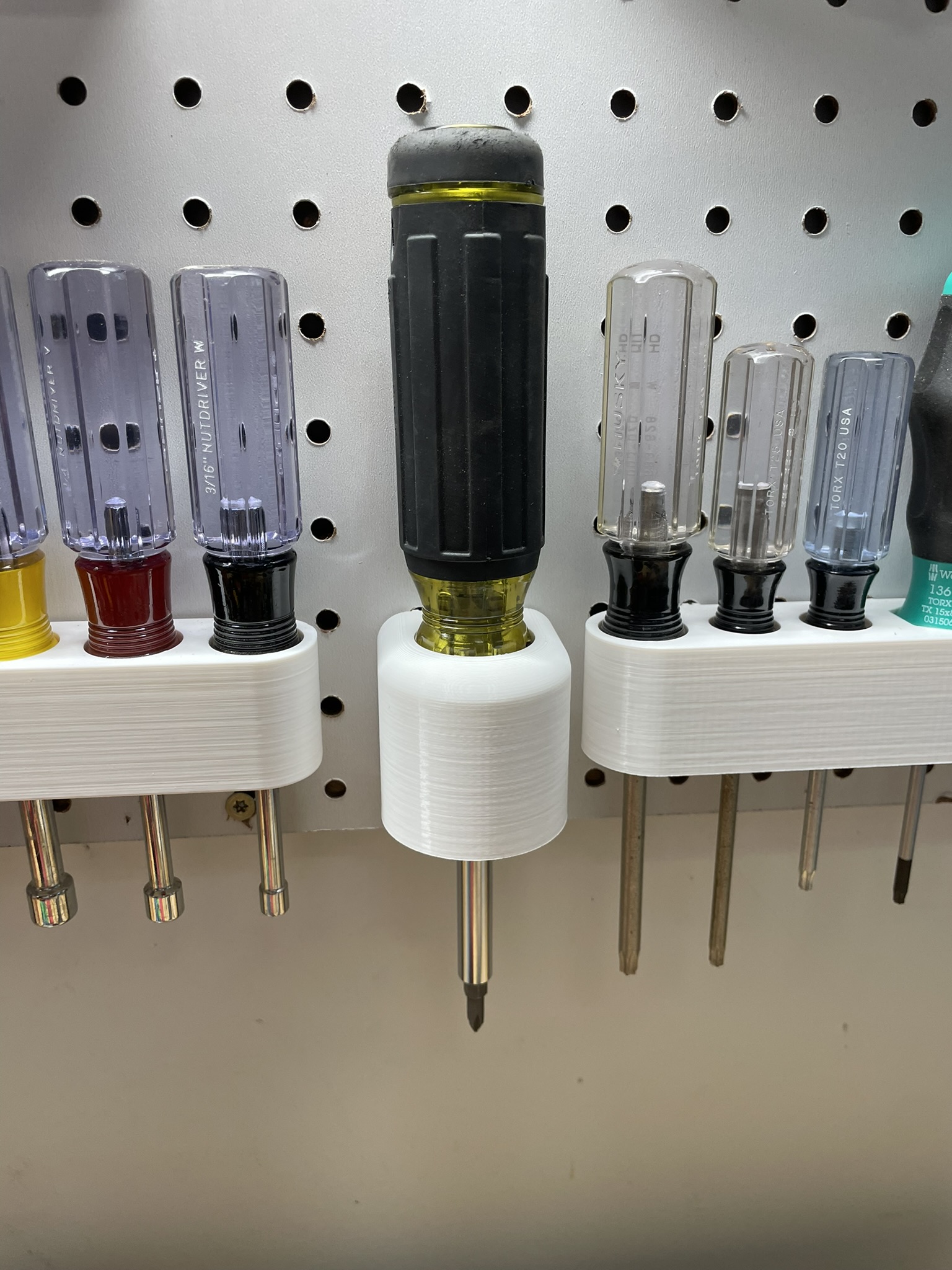Klein Ratcheting ScrewDriver Pegboard Holder/Mount by LazySundayWoodworks | Download free STL ...