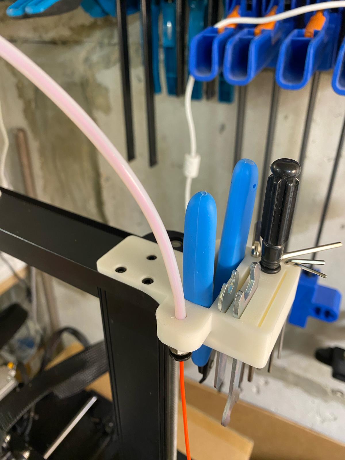 Ender V3 SE Tool Holder update with filament guide PC4-М10x1.5 by ...