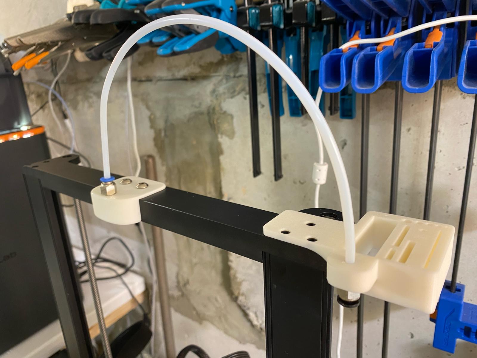 Ender V3 SE Tool Holder update with filament guide PC4-М10x1.5 by ...