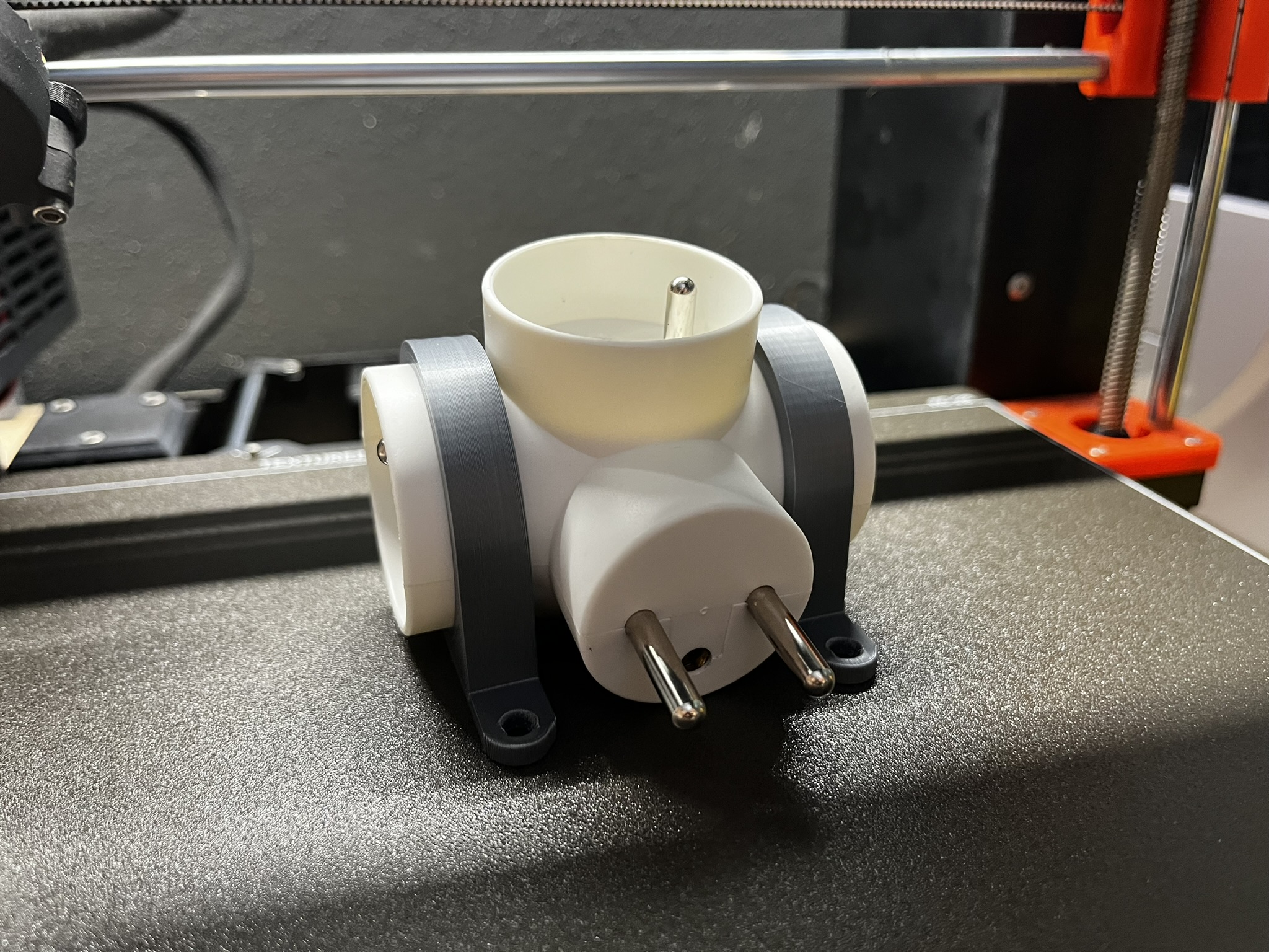 Wall socket extender holder by kinkis | Download free STL model ...