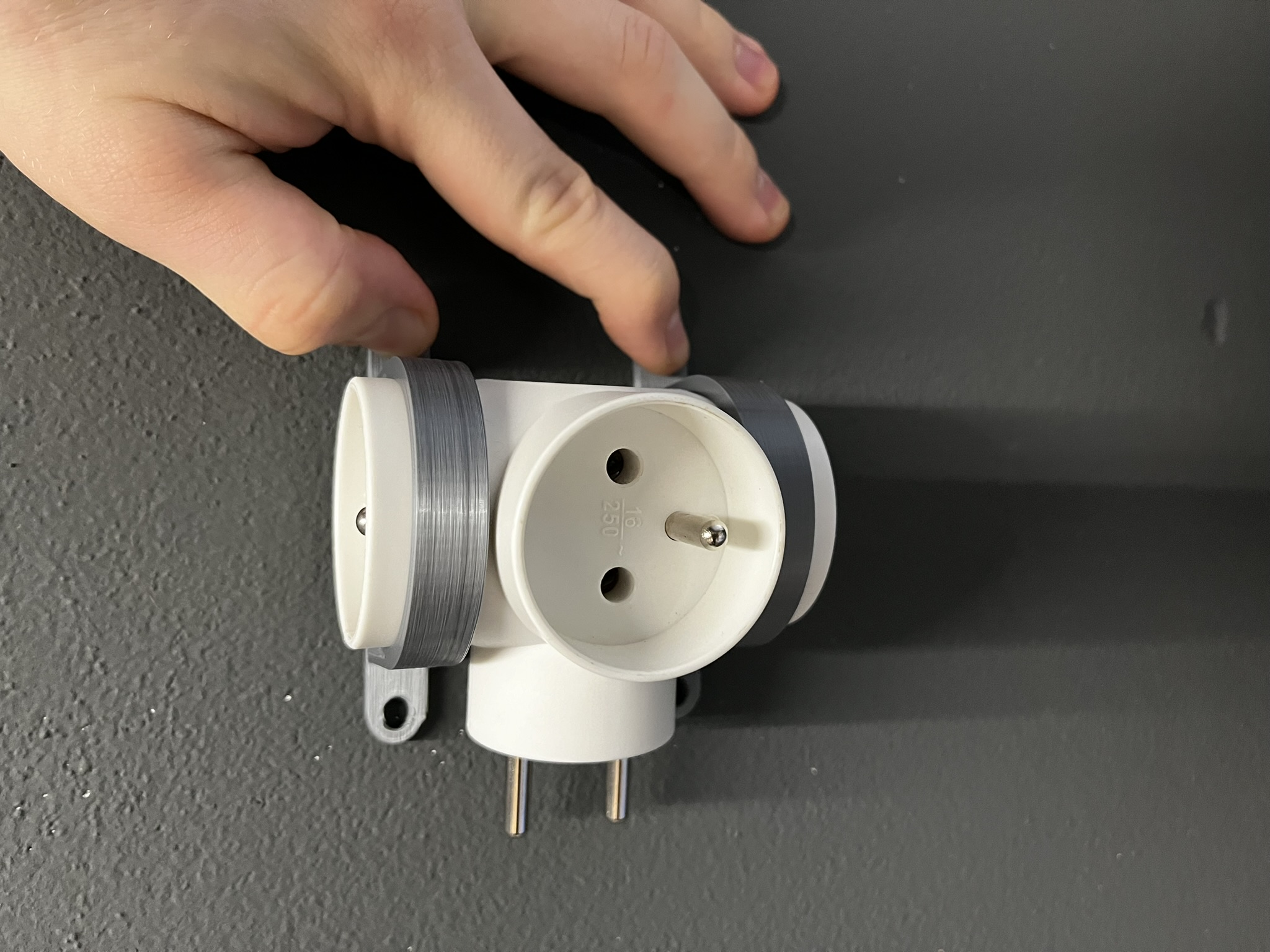 Wall socket extender holder by kinkis | Download free STL model ...
