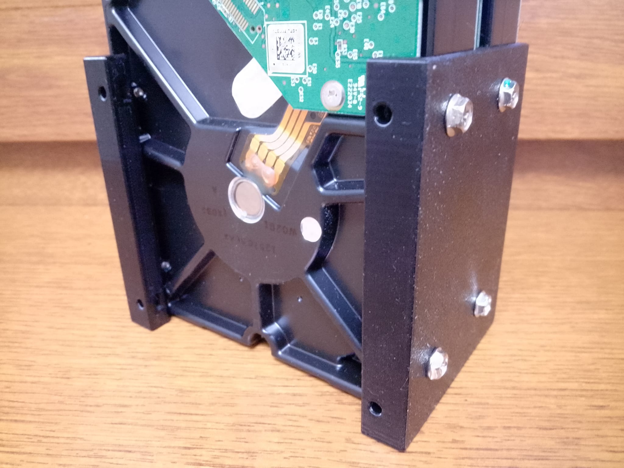 HDD holder - parallel by DeeDee | Download free STL model | Printables.com