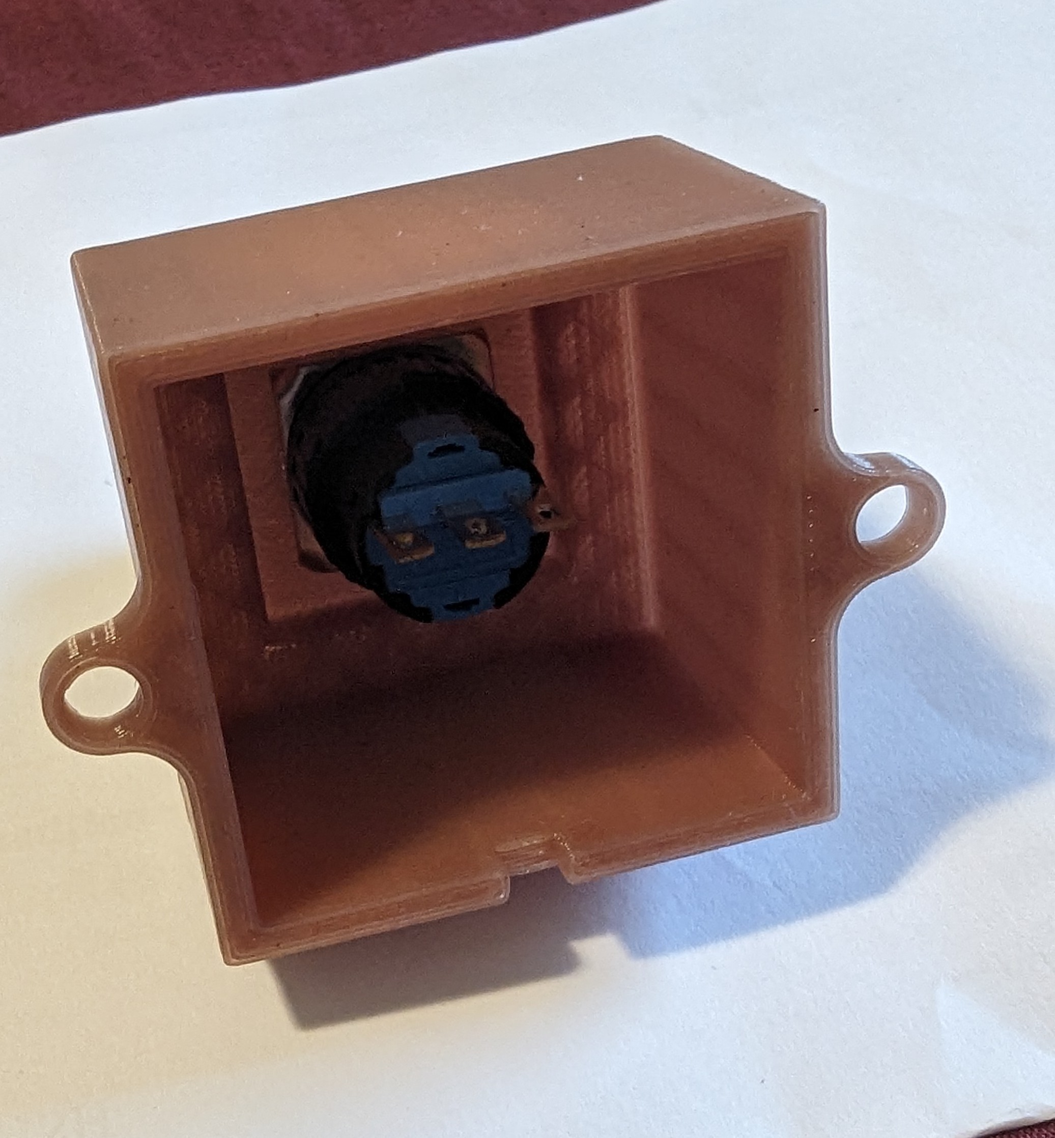 Emergency Stop Button Mount par Kevin | Téléchargez gratuitement un ...