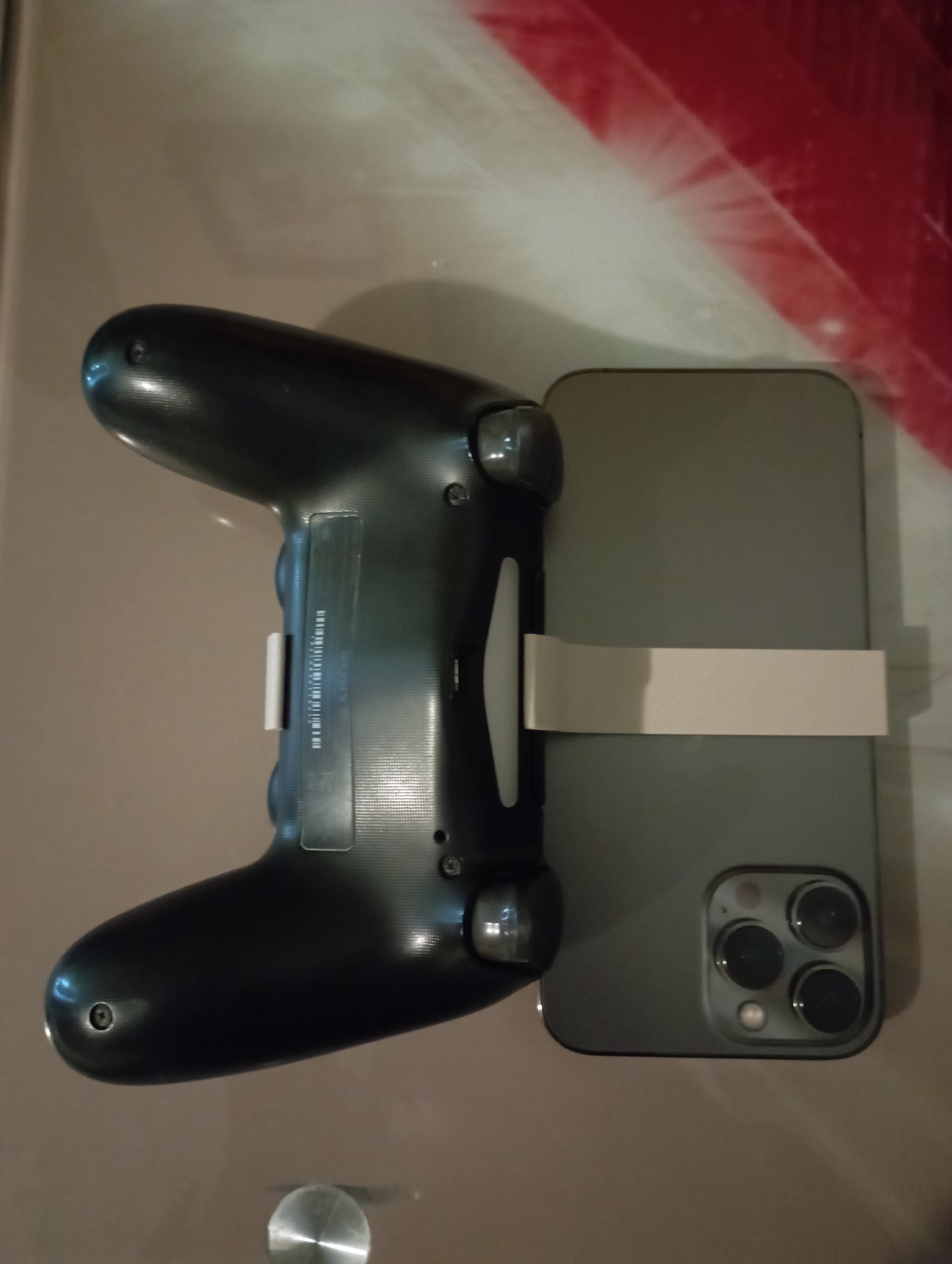iPhone 13 Pro Max mount for PS4 Controller by rydak | Download free STL ...