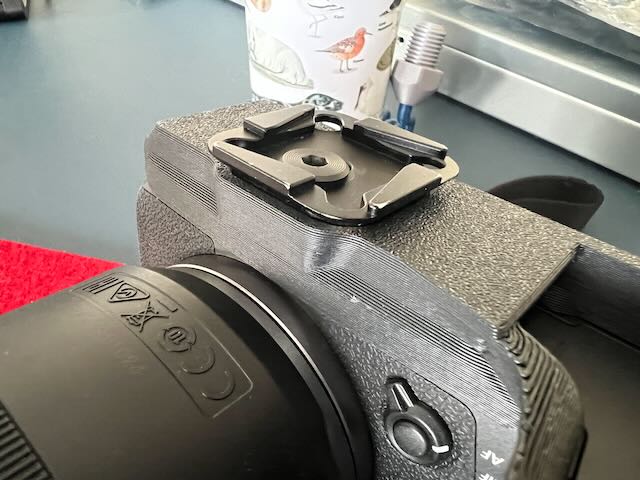 Canon R7 Grip Extension with Peak Design Capture support by Koen Kooi ...