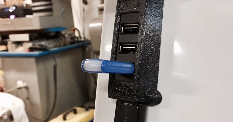 USB HUB Panel Mount Enclosure by JanB Vik | Download free STL model ...