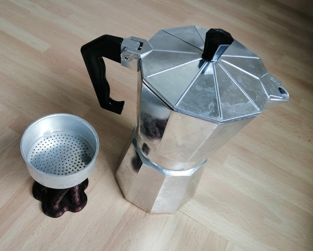 Moka Pot Funnel Holder by Chrischi | Download free STL model ...
