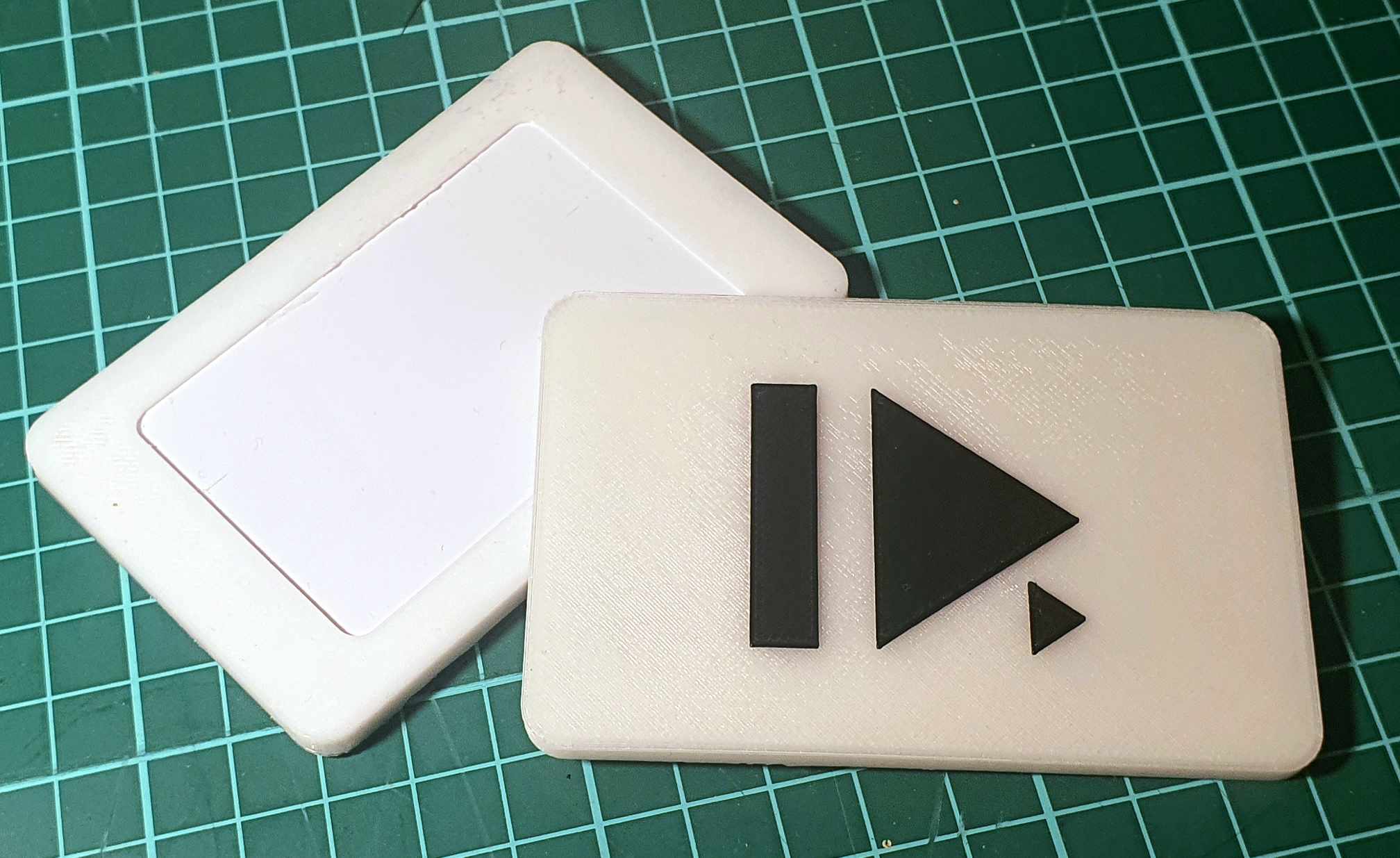 RFID/NFC Card Cases with Audio Control Icons by Oana | Download free ...