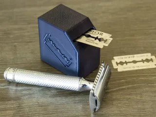 Double Edge Razorblade Disposable Box by Brekel | Download free STL ...