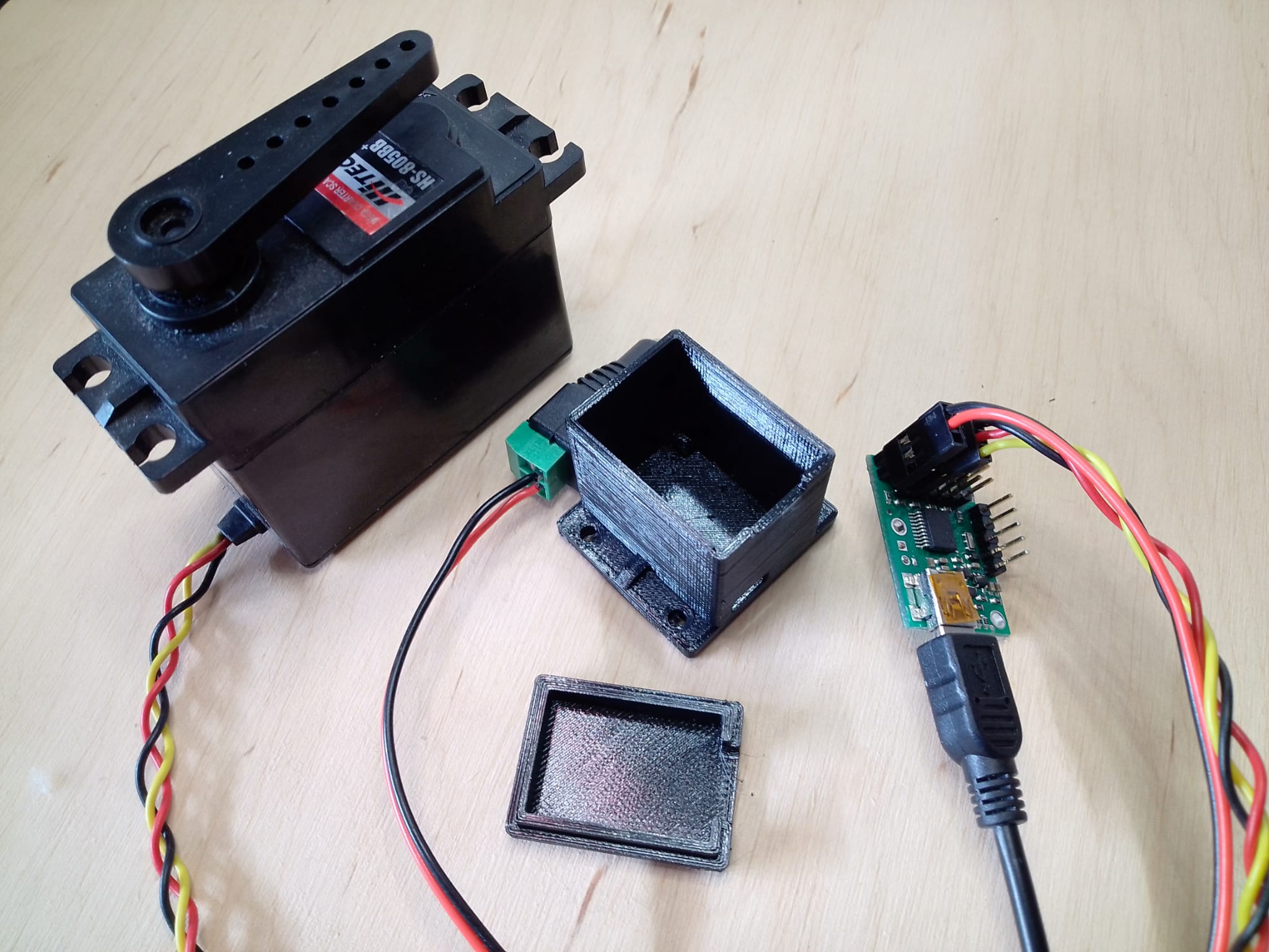 Case for Pololu USB Servo Controller by DeeDee | Download free STL ...