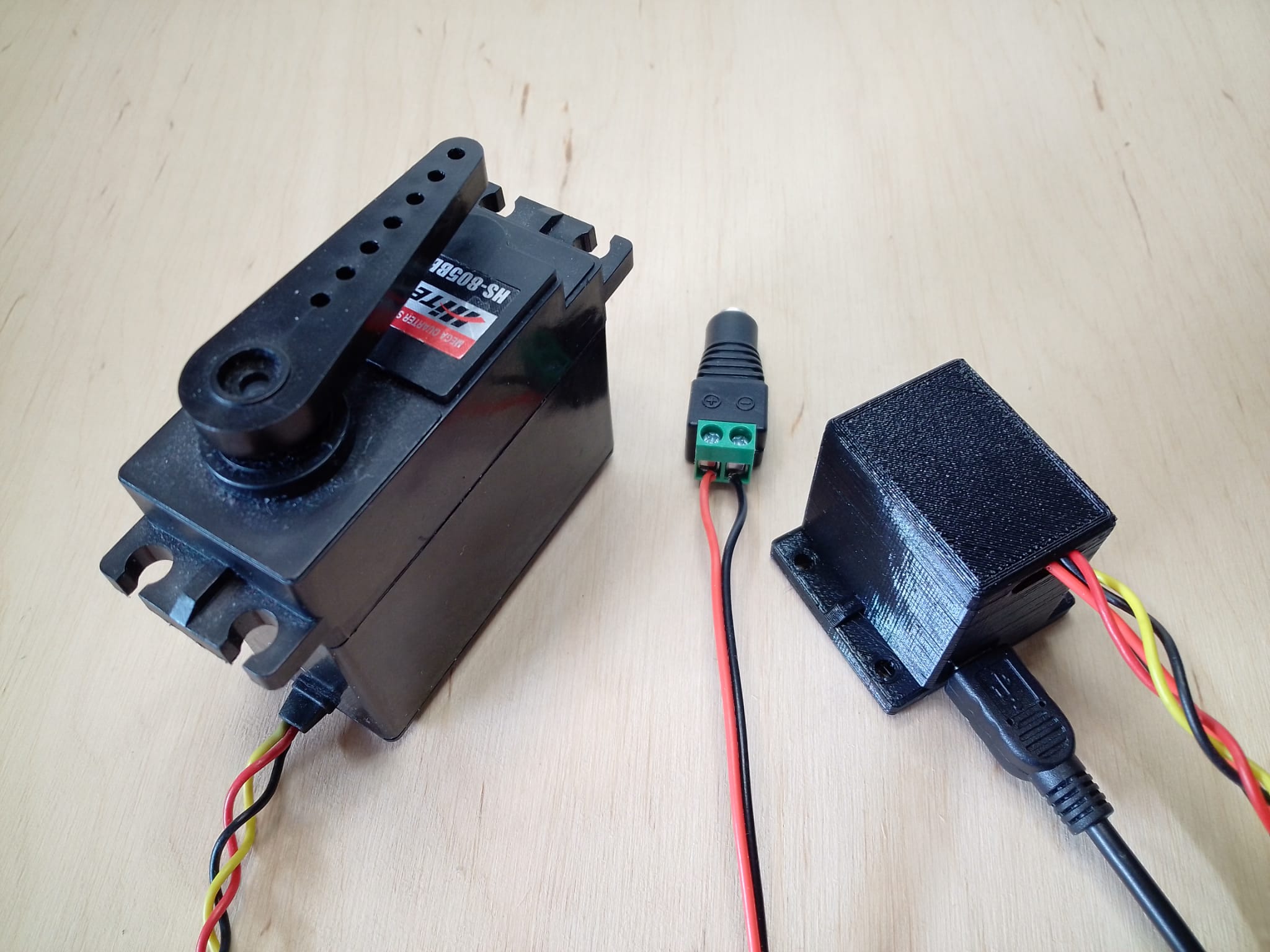 Case for Pololu USB Servo Controller by DeeDee | Download free STL ...