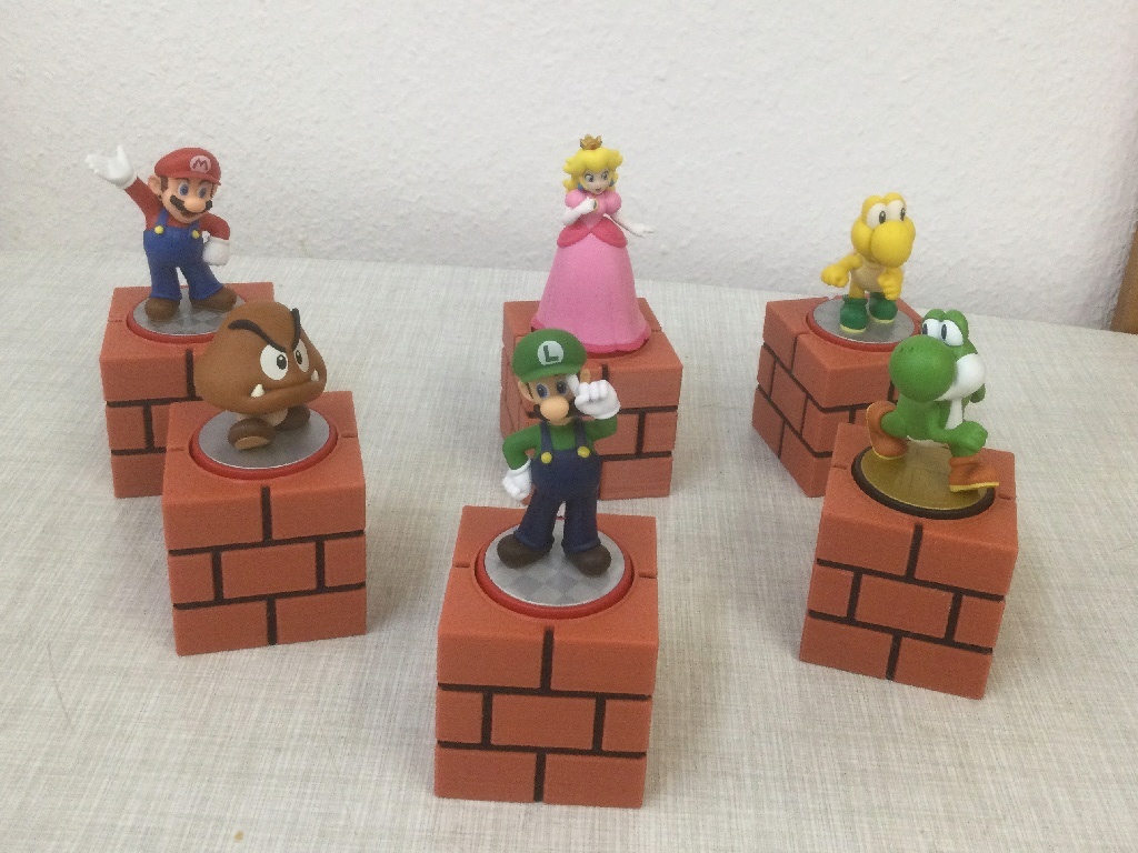 Mario Wall Style Amiibo Stand (Customizable) by geit_de | Download free ...