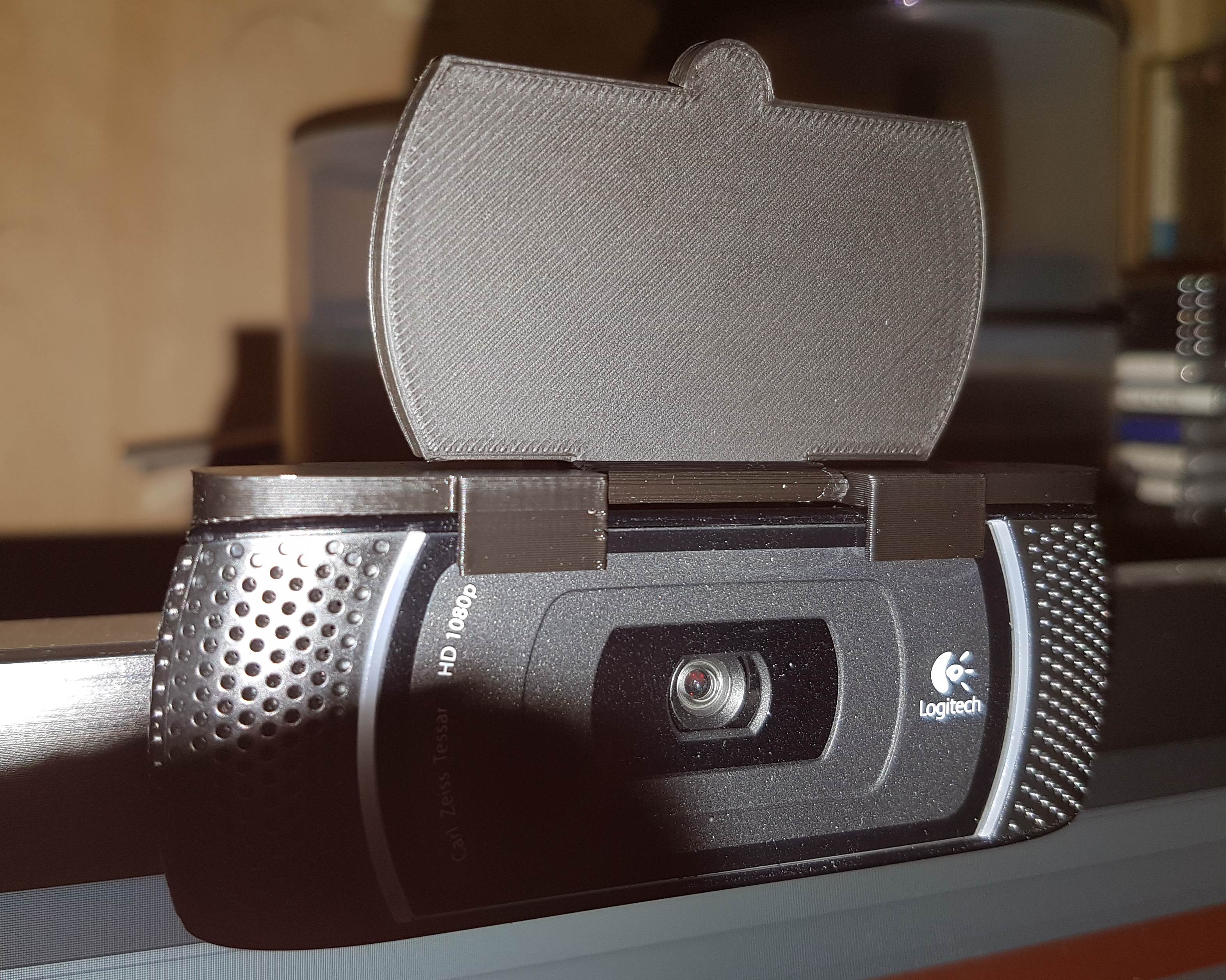 Logitech C910 Webcam Privacy Cover by Avise | Download free STL model ...