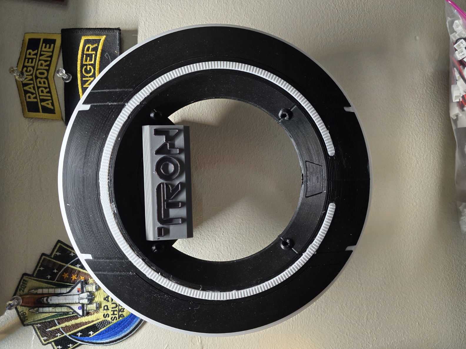 Tron Disk Holder Wall mount by Troy | Download free STL model | Printables.com