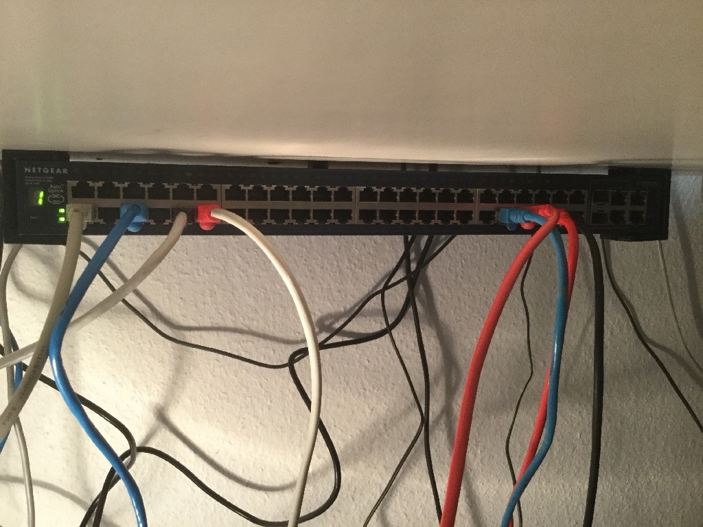 Netgear Switch Table Mount (Customizable) by geit_de | Download free ...