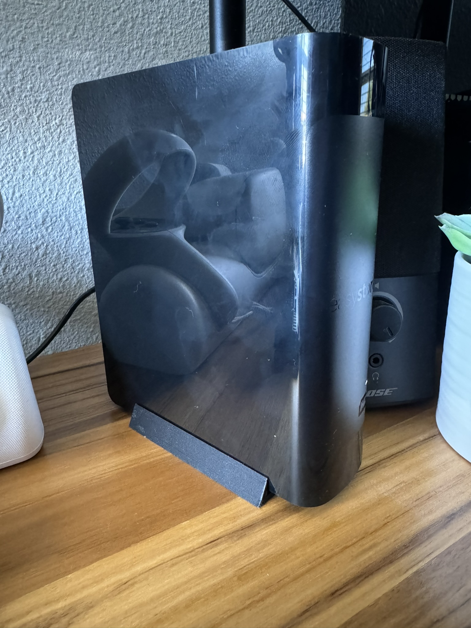 External Hard Drive Stand by ShaneTalksTech | Download free STL model ...