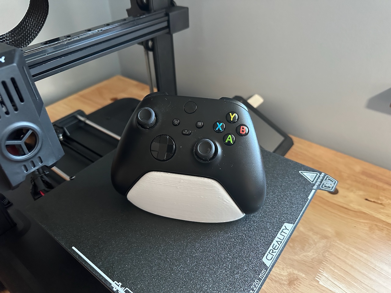 Xbox Controller Stand with oversized AA battery storage por rvgeek ...