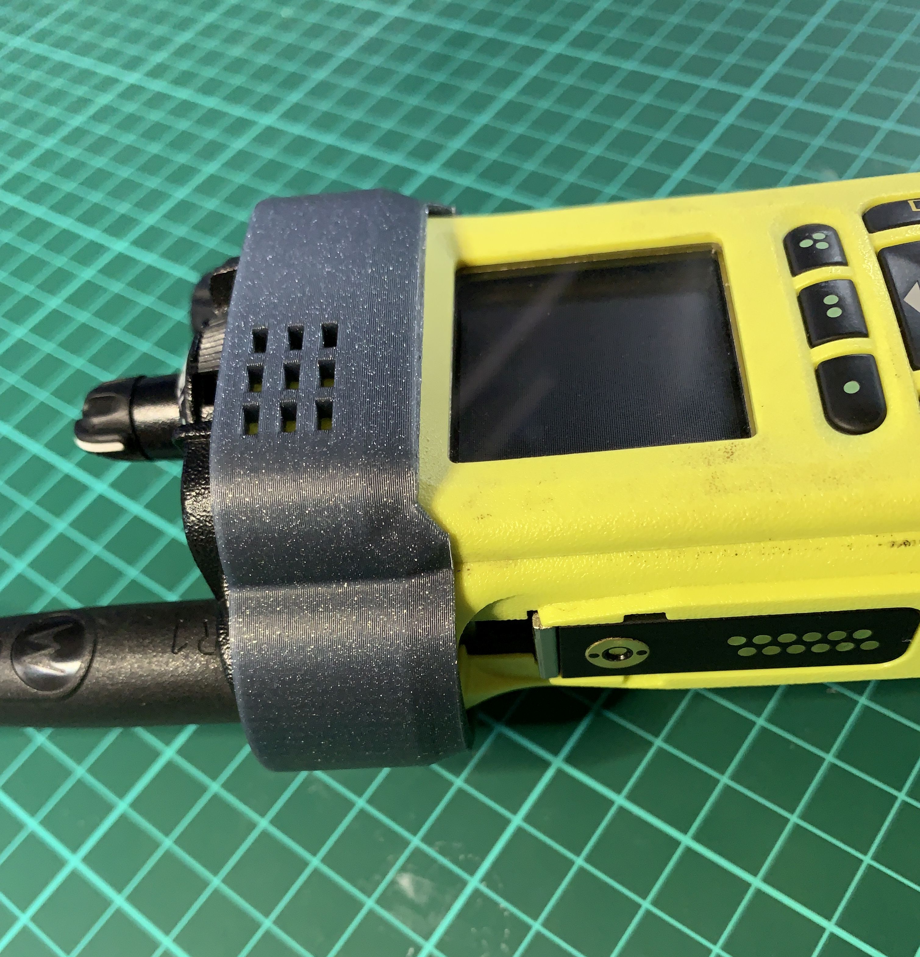 Motorola APX6000 Belt Clip by Wiseone | Download free STL model ...