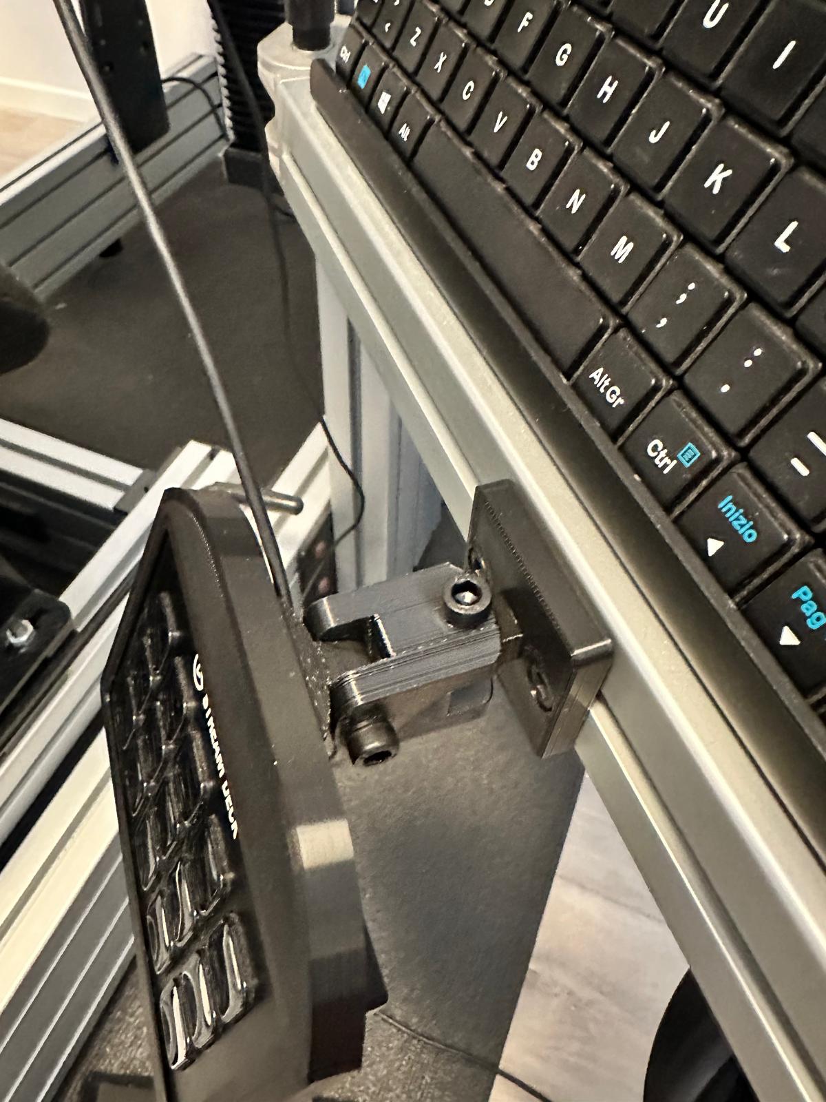 STREAM DECK HOLDER ORIENTABLE by Berto3d | Download free STL model ...