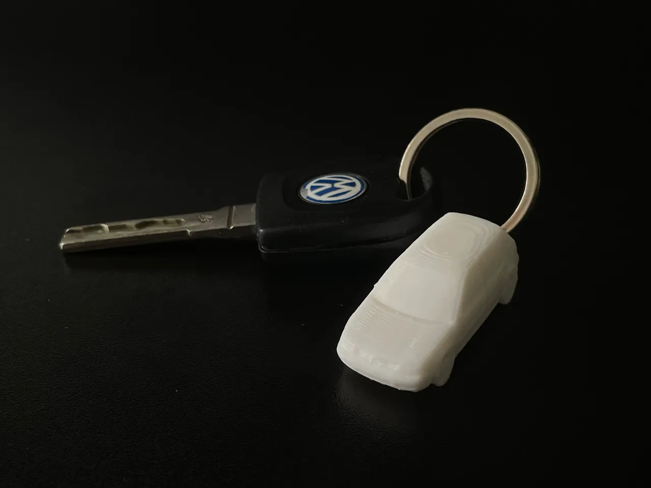 VW Golf 4 Keychain by Mia Dudášová | Download free STL model ...