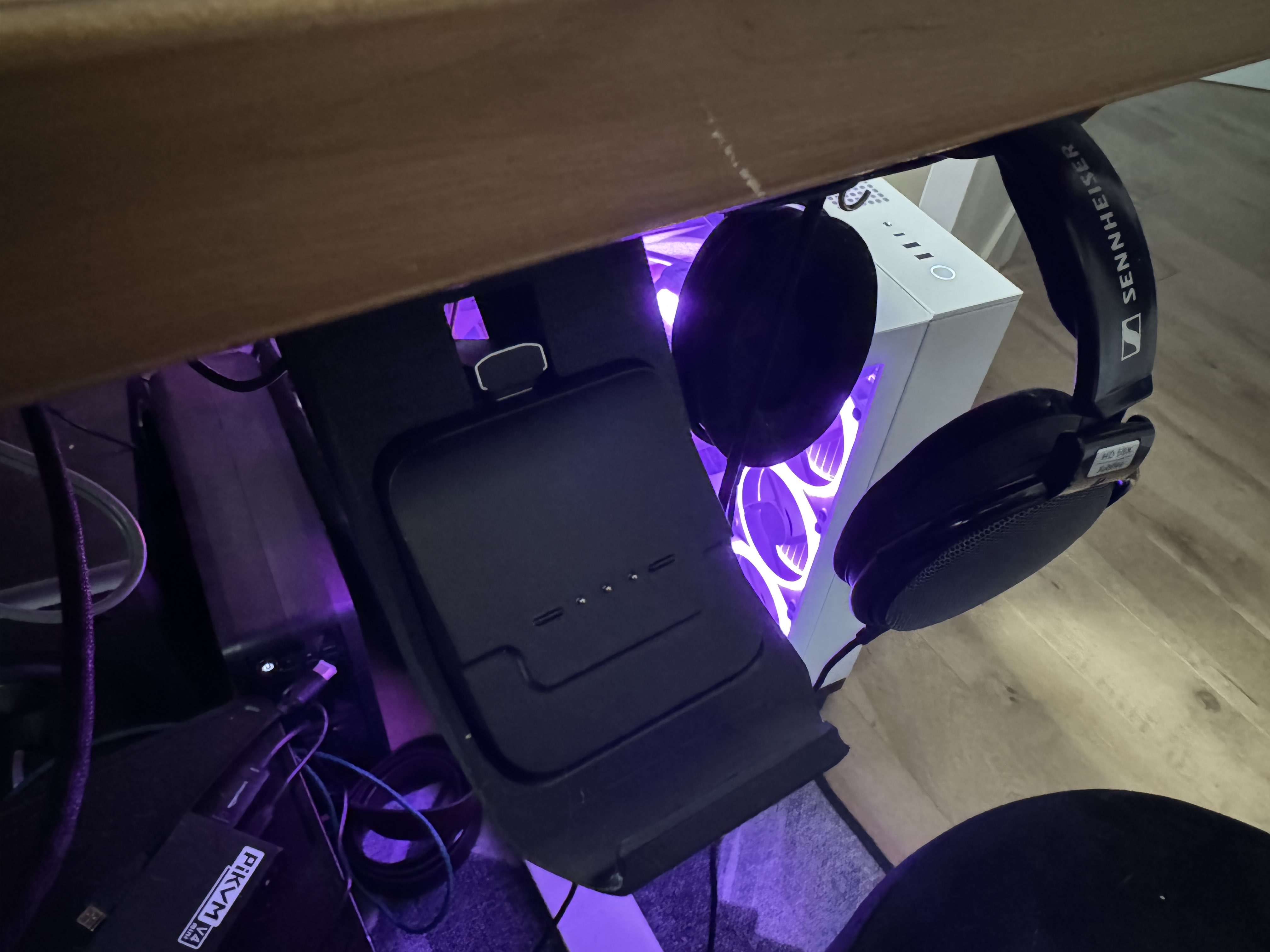 Xbox Elite Controller Under Desk Charging Mount by Swyytch | Download ...
