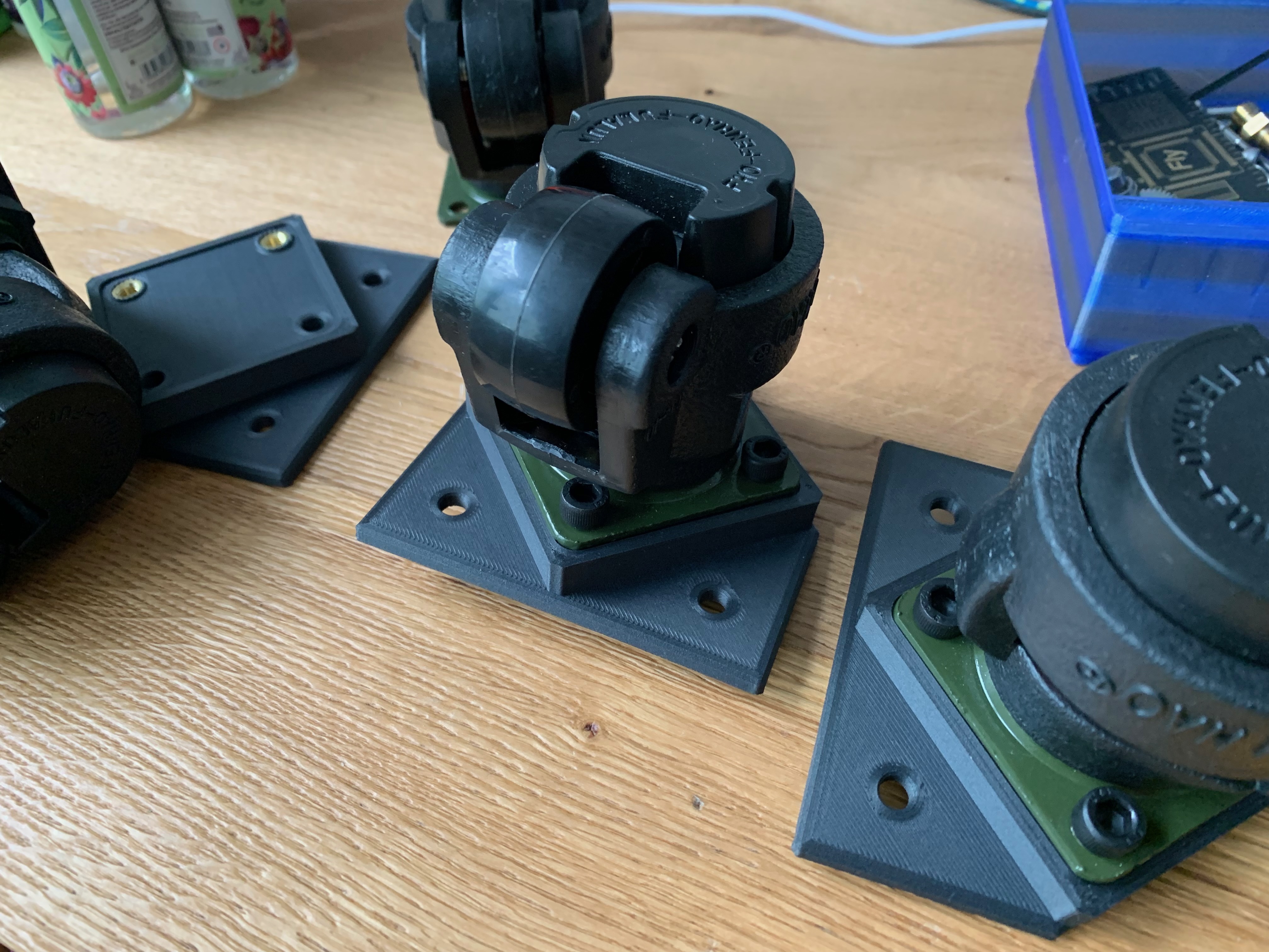 RatRig VCore3 Roller Caster Plates by huskyte | Download free STL model ...