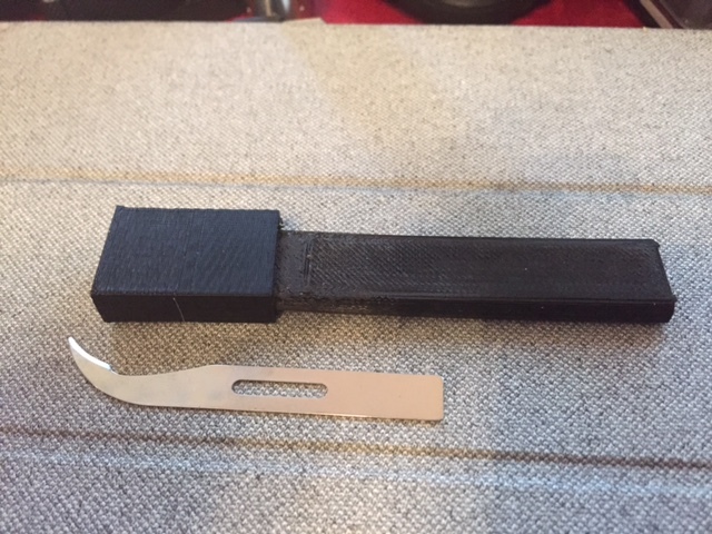 Scalpel printed on Da Vinci printer inserting Stitch Cutter Blade after ...