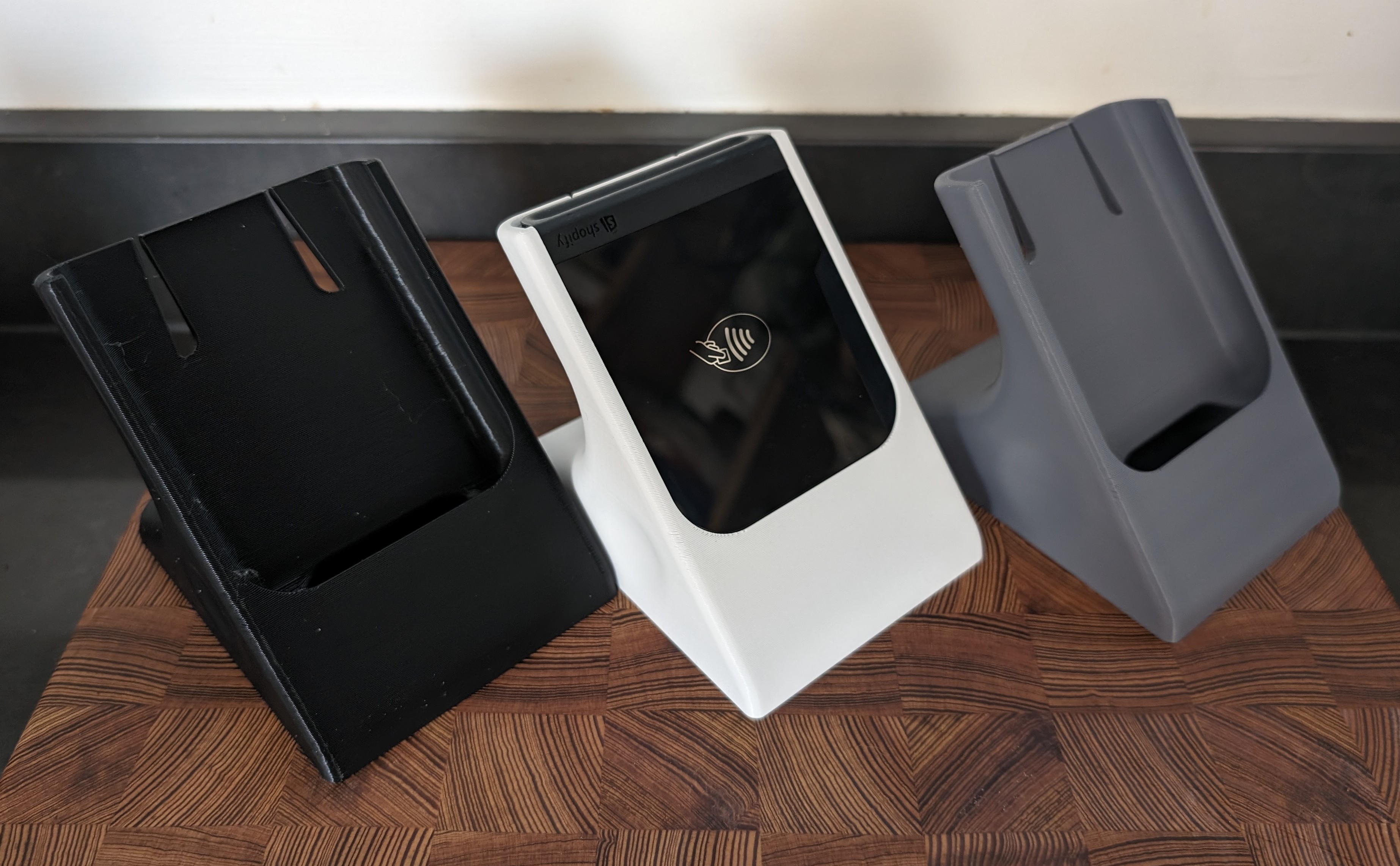 Shopify Tap & Chip Reader Stand - Present your card reader in a ...