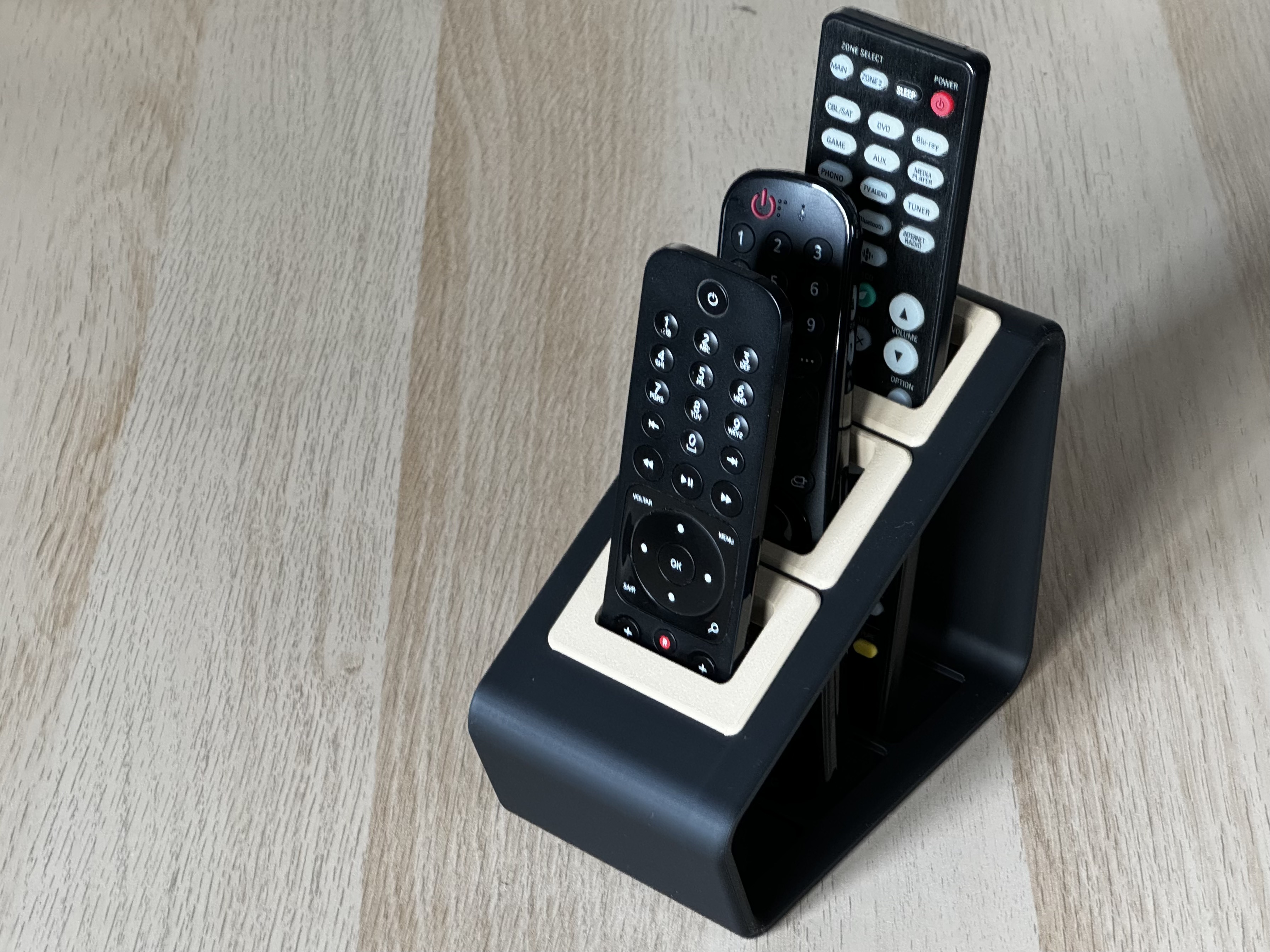 remote holder with inserts by h3li0 | Download free STL model ...