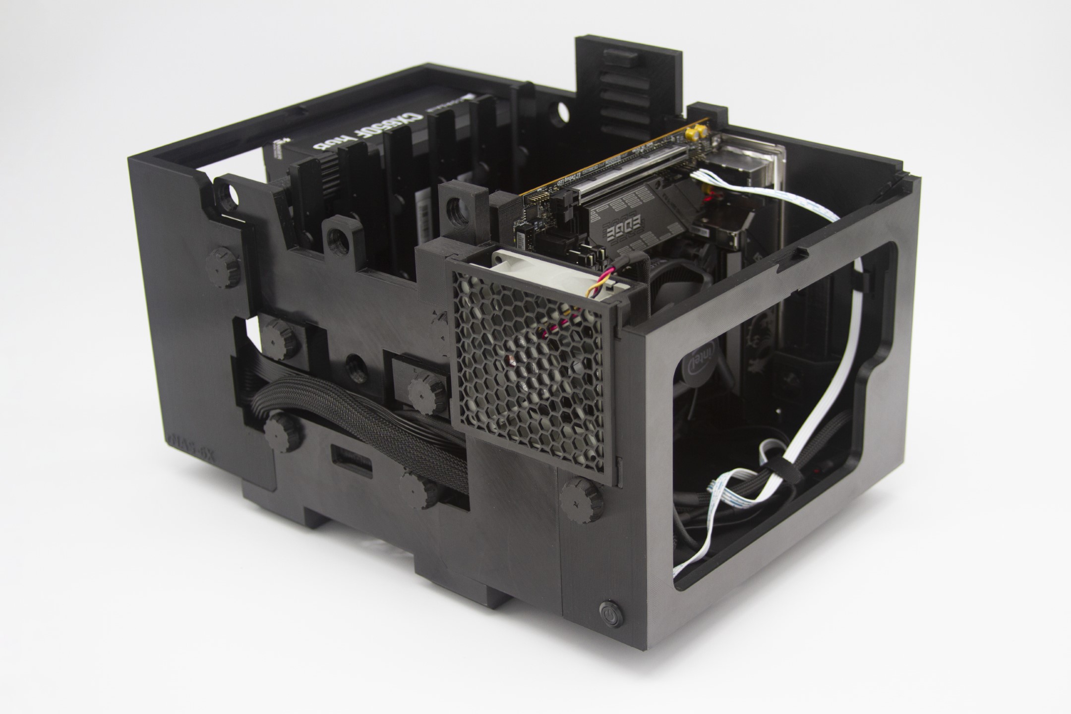 rNAS-6X - A completely 3D Printable and toolless PC NAS Case by ...