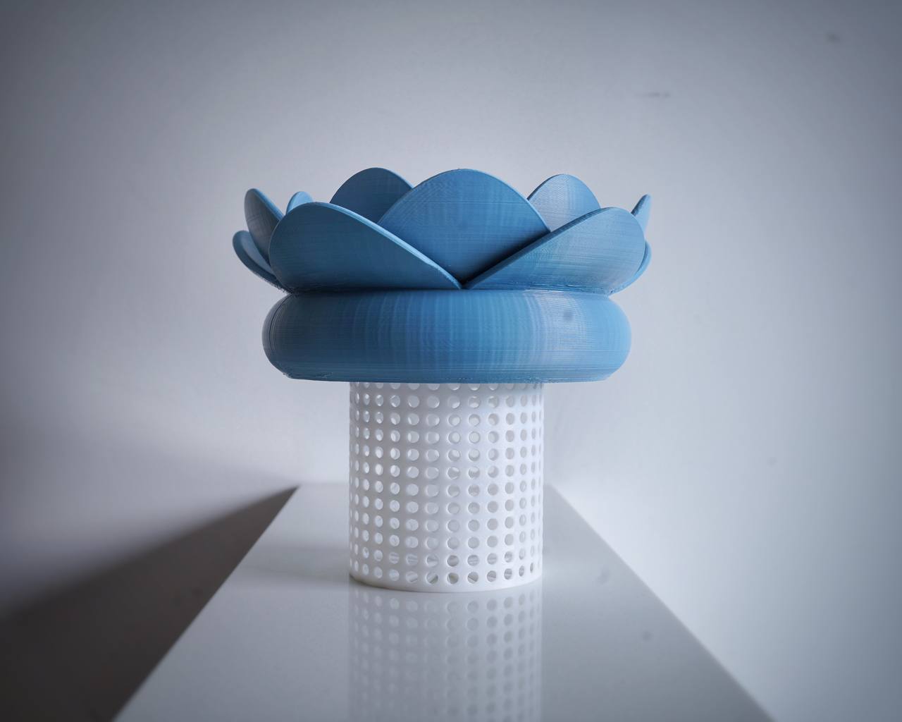 Flower Shaped Floating Can for Pool by MMM | Download free STL model ...