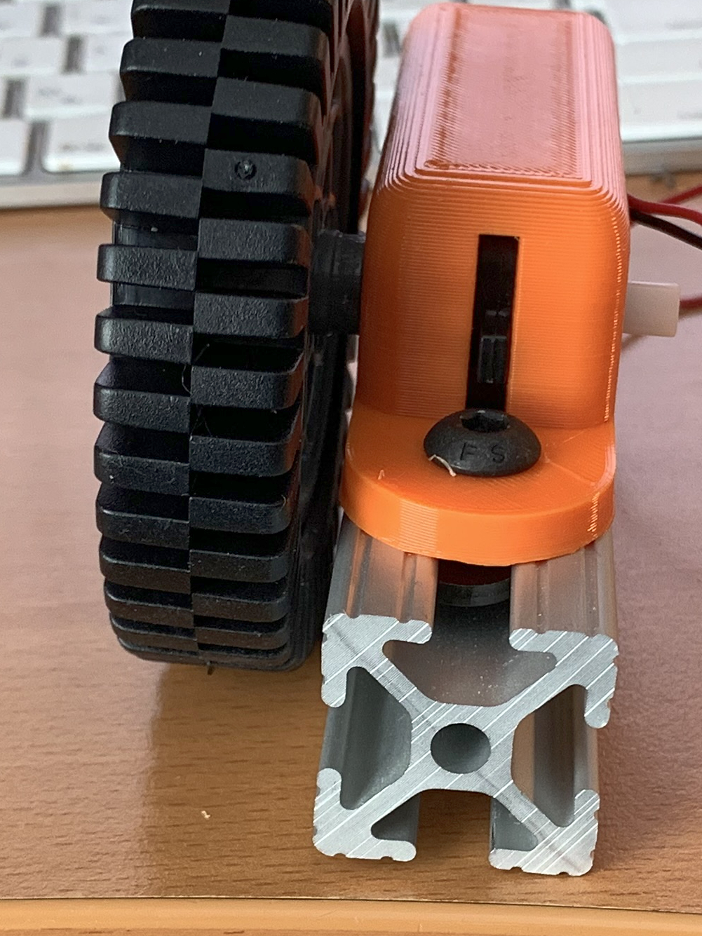 TT Motor mount for 8020 Series 10 extrusions by NotLikeALeafOnTheWind ...