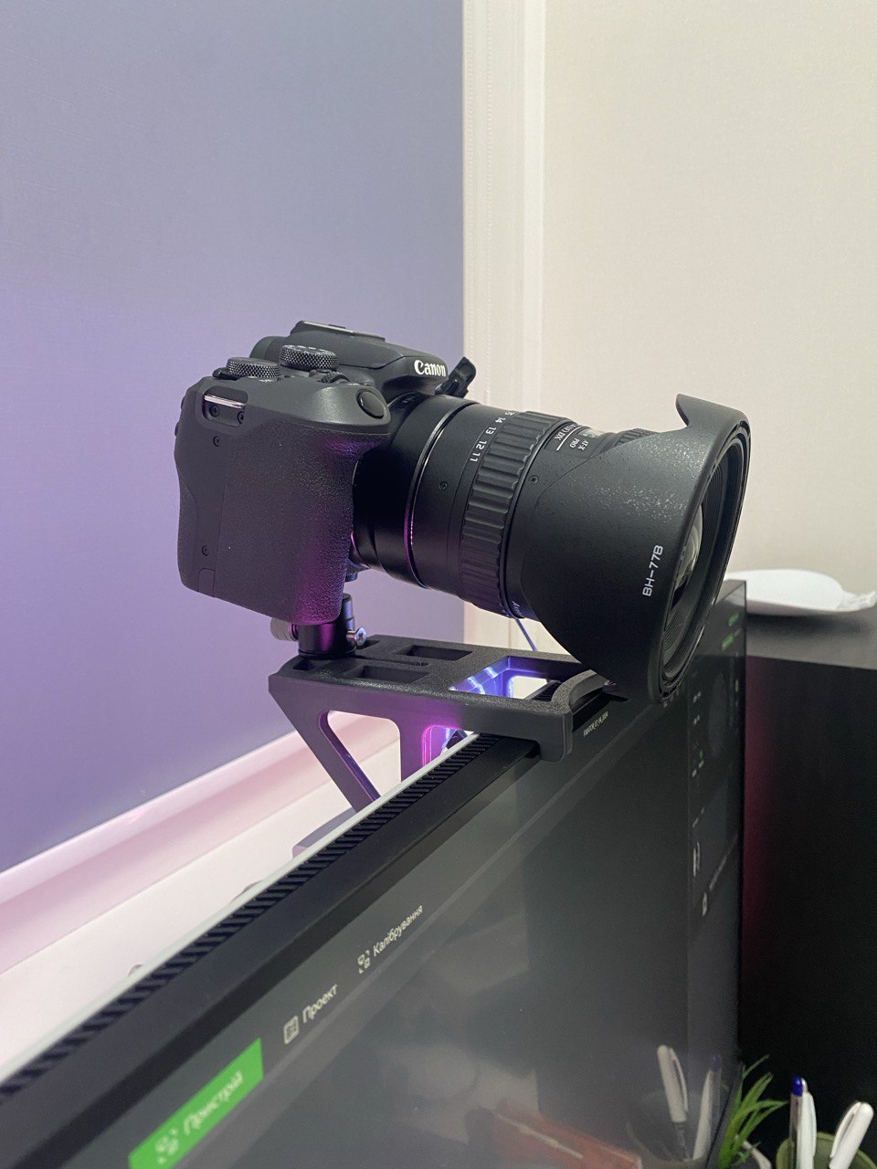 Monitor camera mount (as webcam) od autora Max Kharchenko | Stáhněte si ...