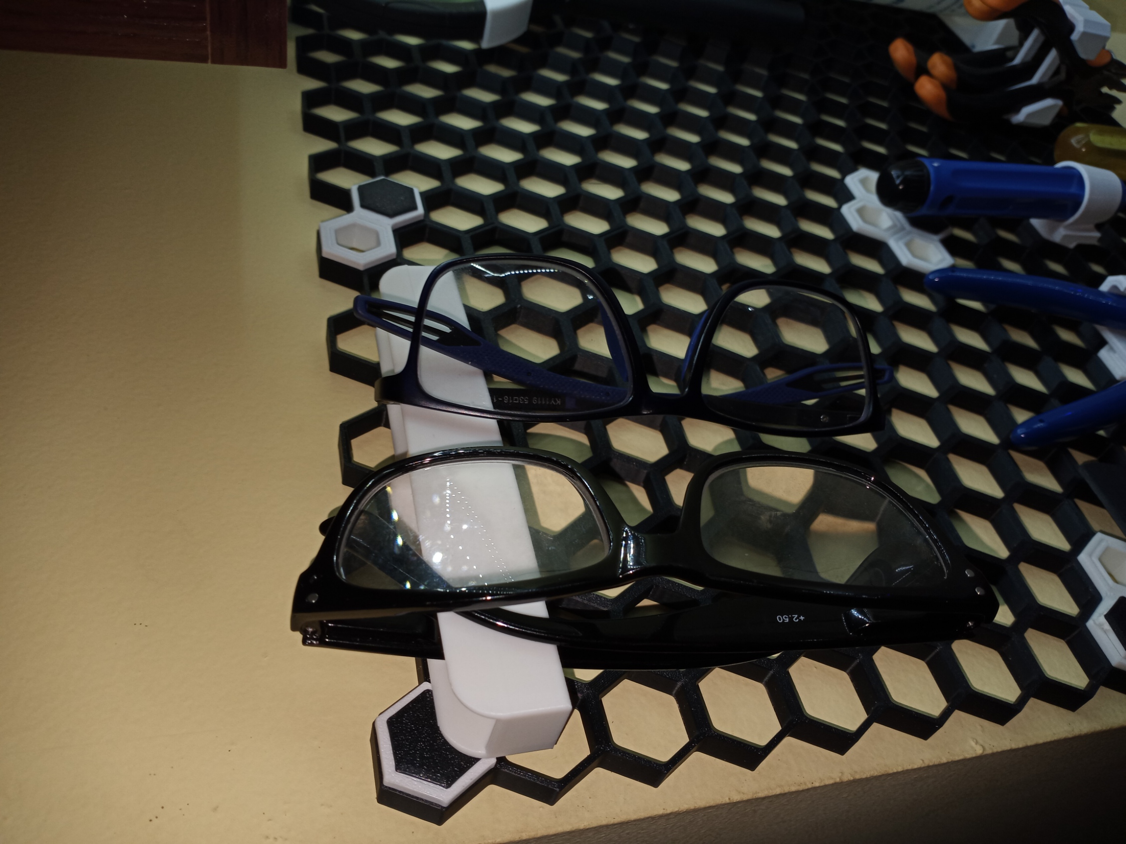 HSW Glasses holder. by 35°C0lDFuSi0n | Download free STL model ...