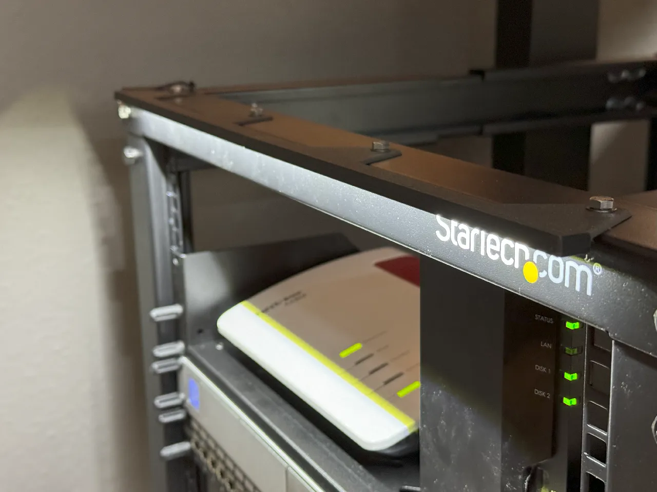 StarTech Server Rack 8mm LED Strip Mount by Mark Hähnel | Download free ...