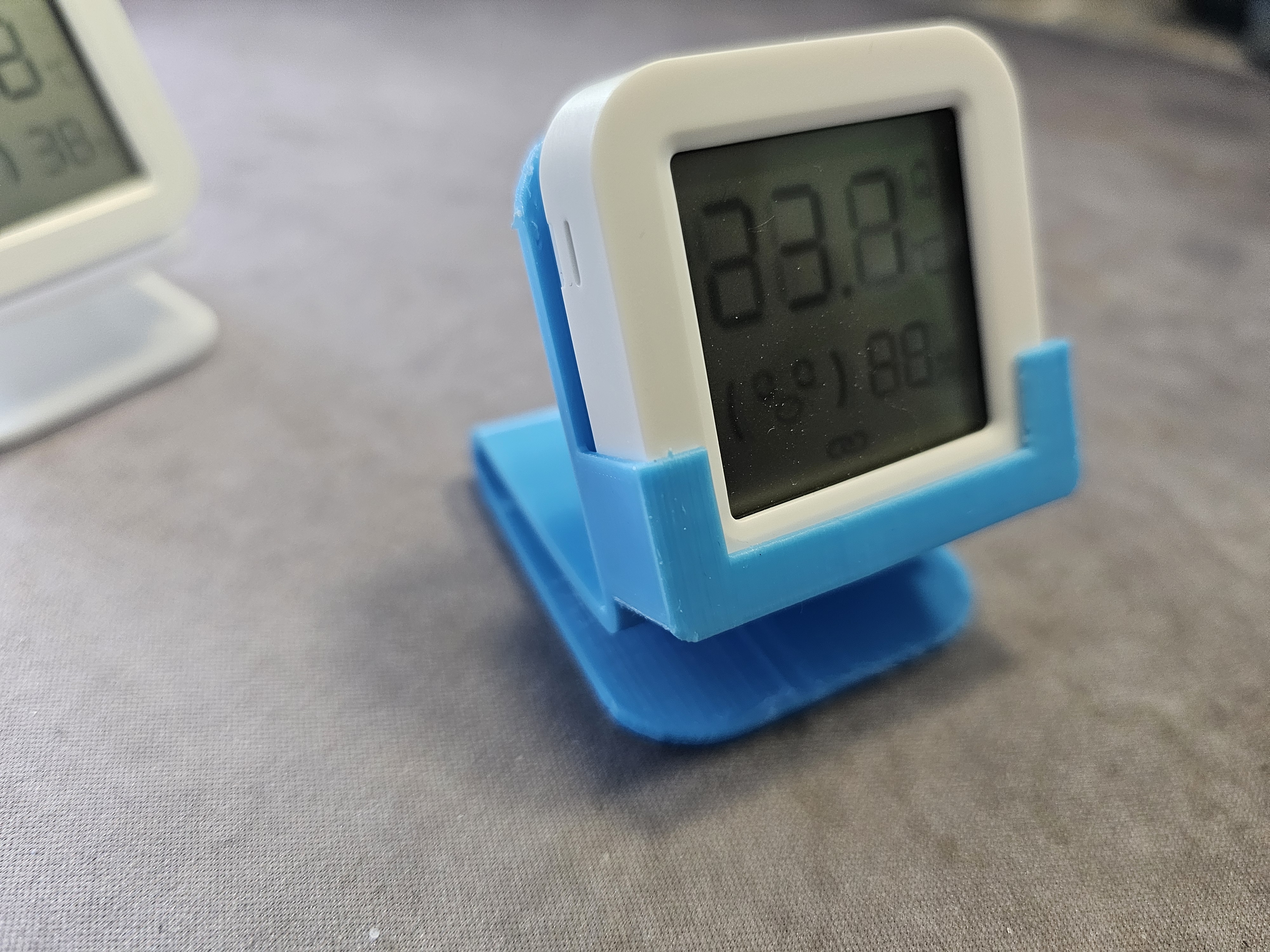 TuYa ZTH05 temperature sensor stand by HeV | Download free STL model ...