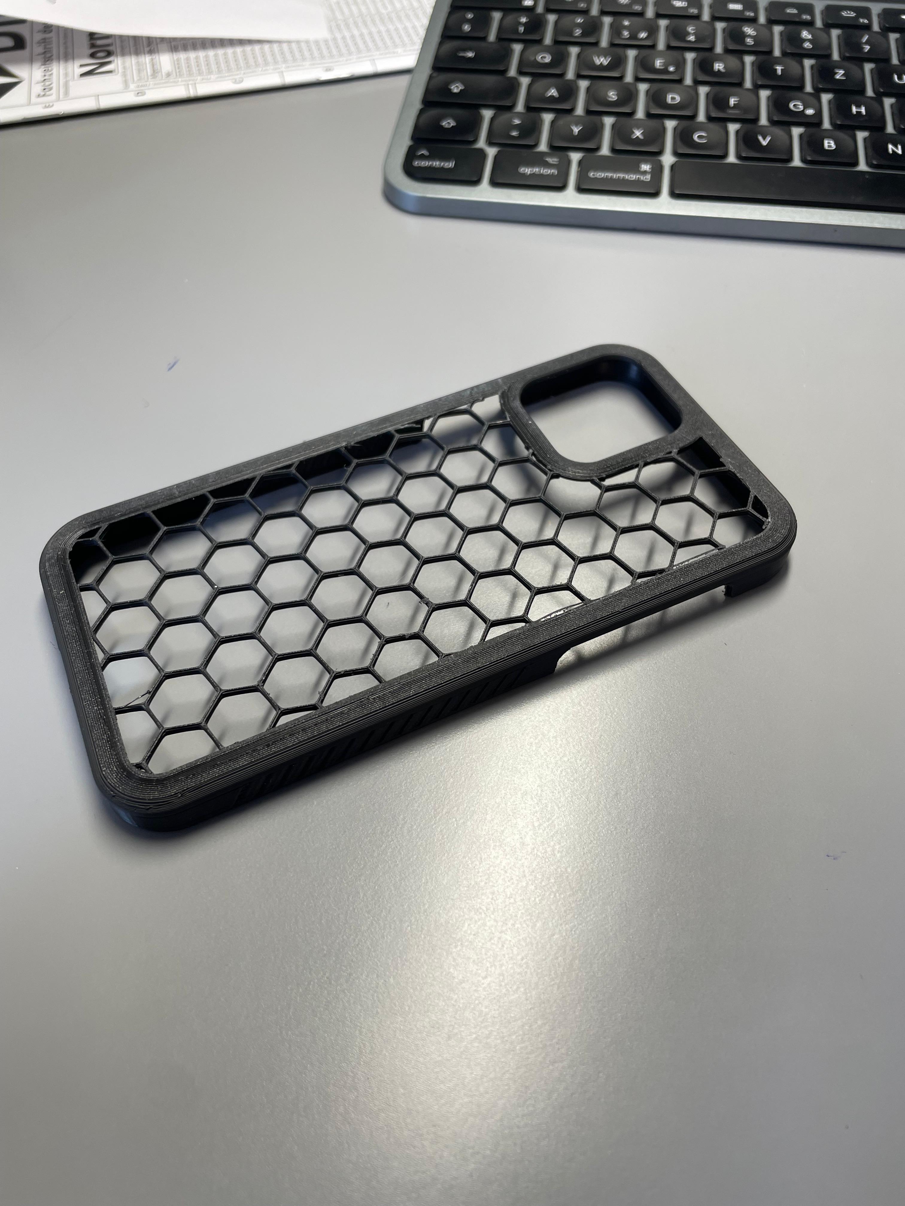 IPhone 12 case with button cutouts by Max Theimer | Download free STL ...