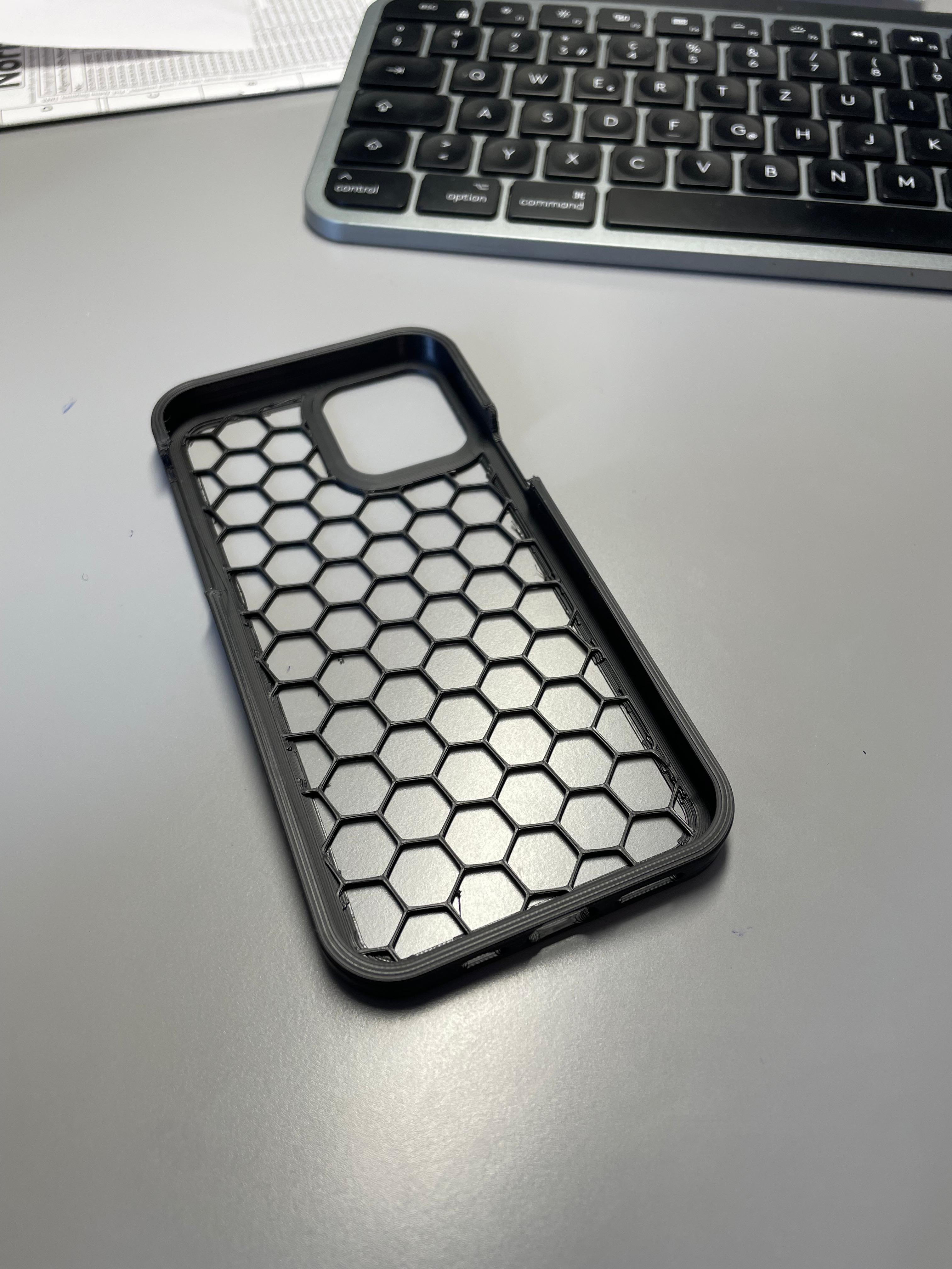 IPhone 12 case with button cutouts by Max Theimer | Download free STL ...