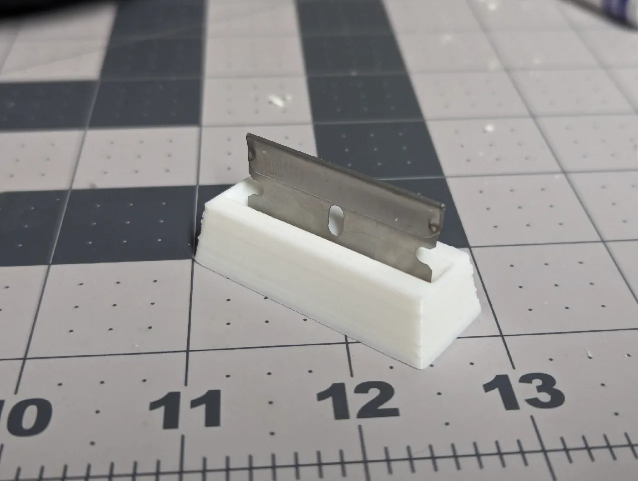 Razor Blade Holder by Devon T | Download free STL model | Printables.com