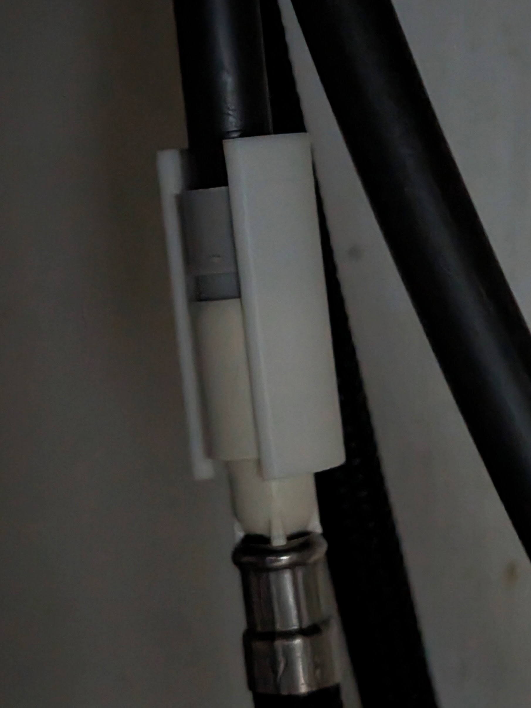 faucet clip by Bryan Absher | Download free STL model | Printables.com