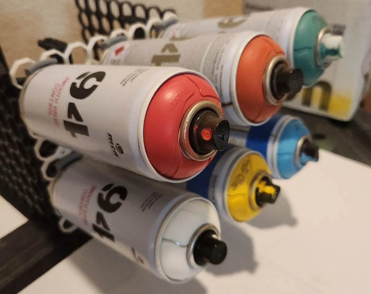 Multiboard Spray Paint Can Holder by moviac | Download free STL model ...