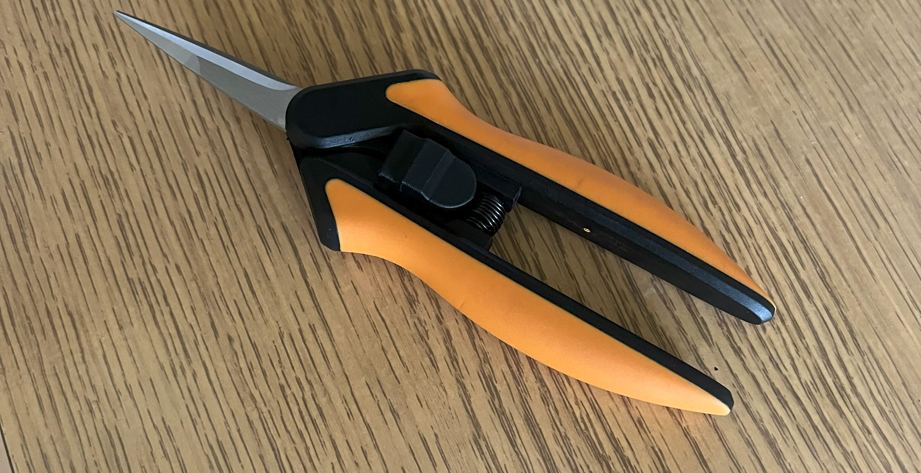 Blockade for Fiskars scissors for trimming plants by ToZiomek ...