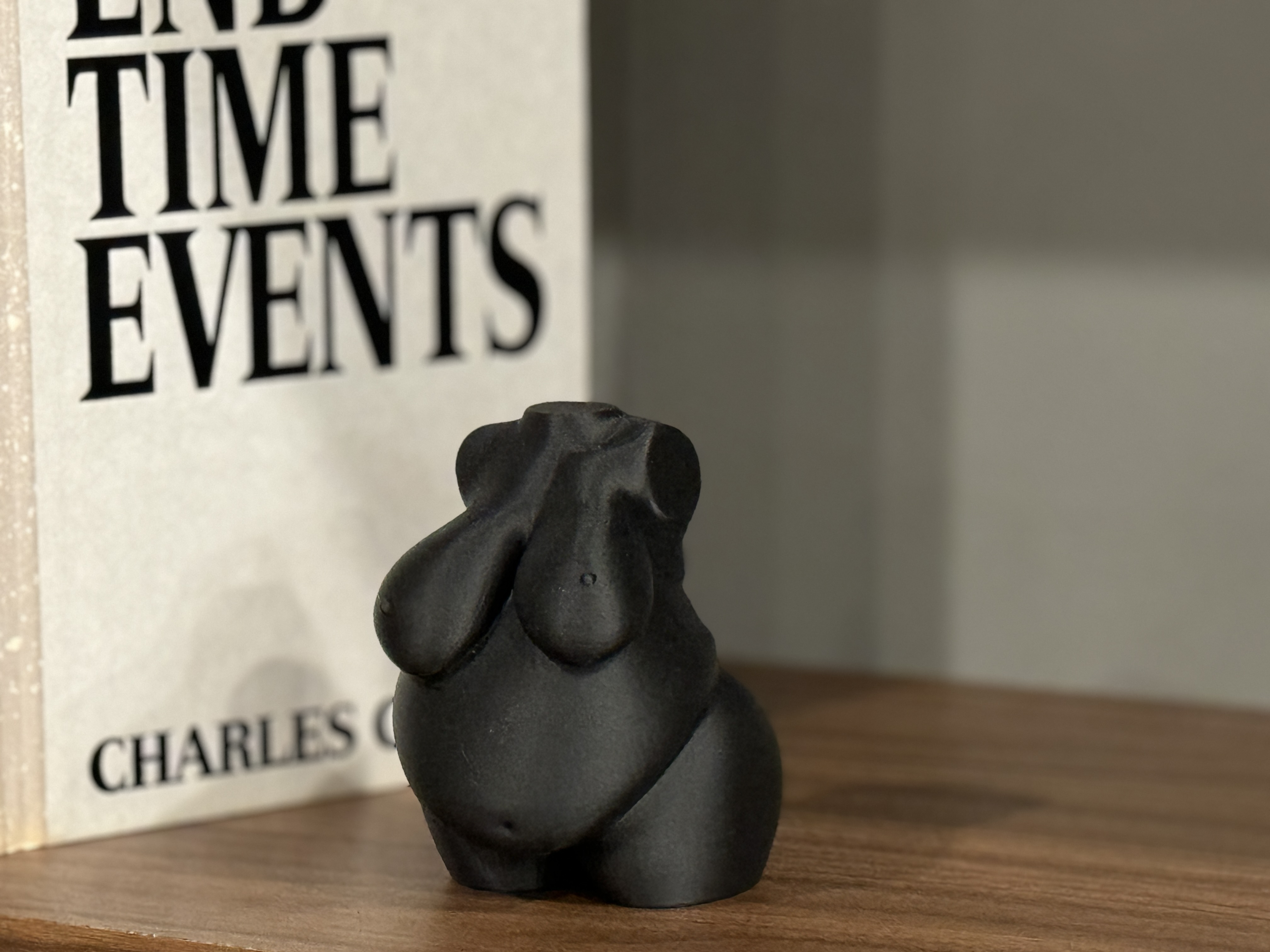 Curvy Plus Sized Female Bust Statue by Dwayne Hills | Printables Store