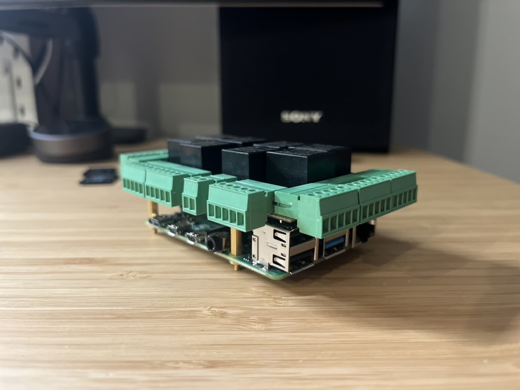 Raspberry Pi Wall Mount by Dave Cutting | Download free STL model ...