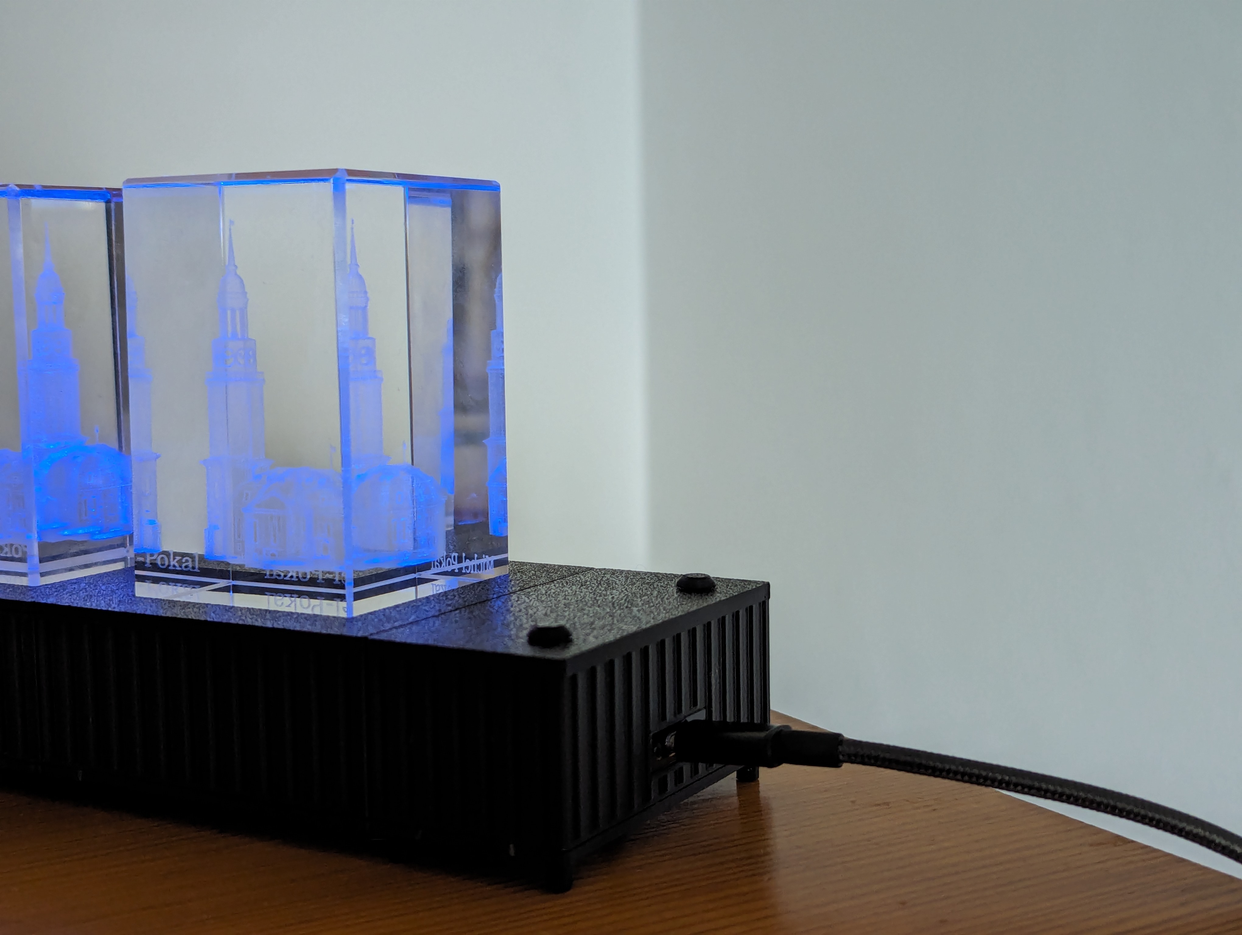 Illuminated and modular glass trophy stand by Thorodini | Download free ...