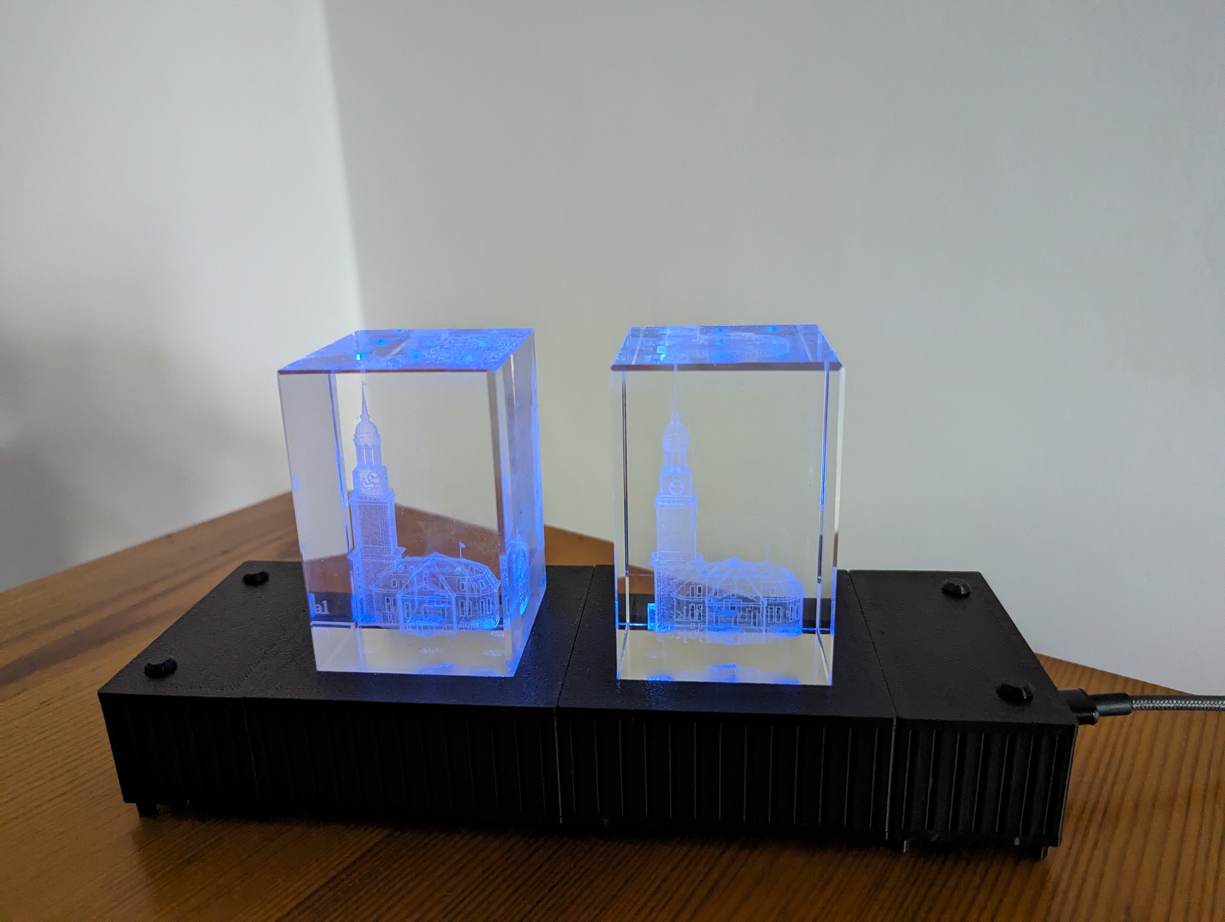 Illuminated and modular glass trophy stand by Thorodini | Download free ...