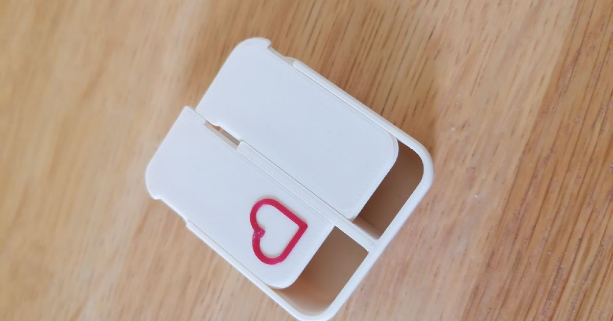 Box / Pillbox with Love and two compartments / Krabička (na léky) se dvěma přihrádkami by Pacho ...